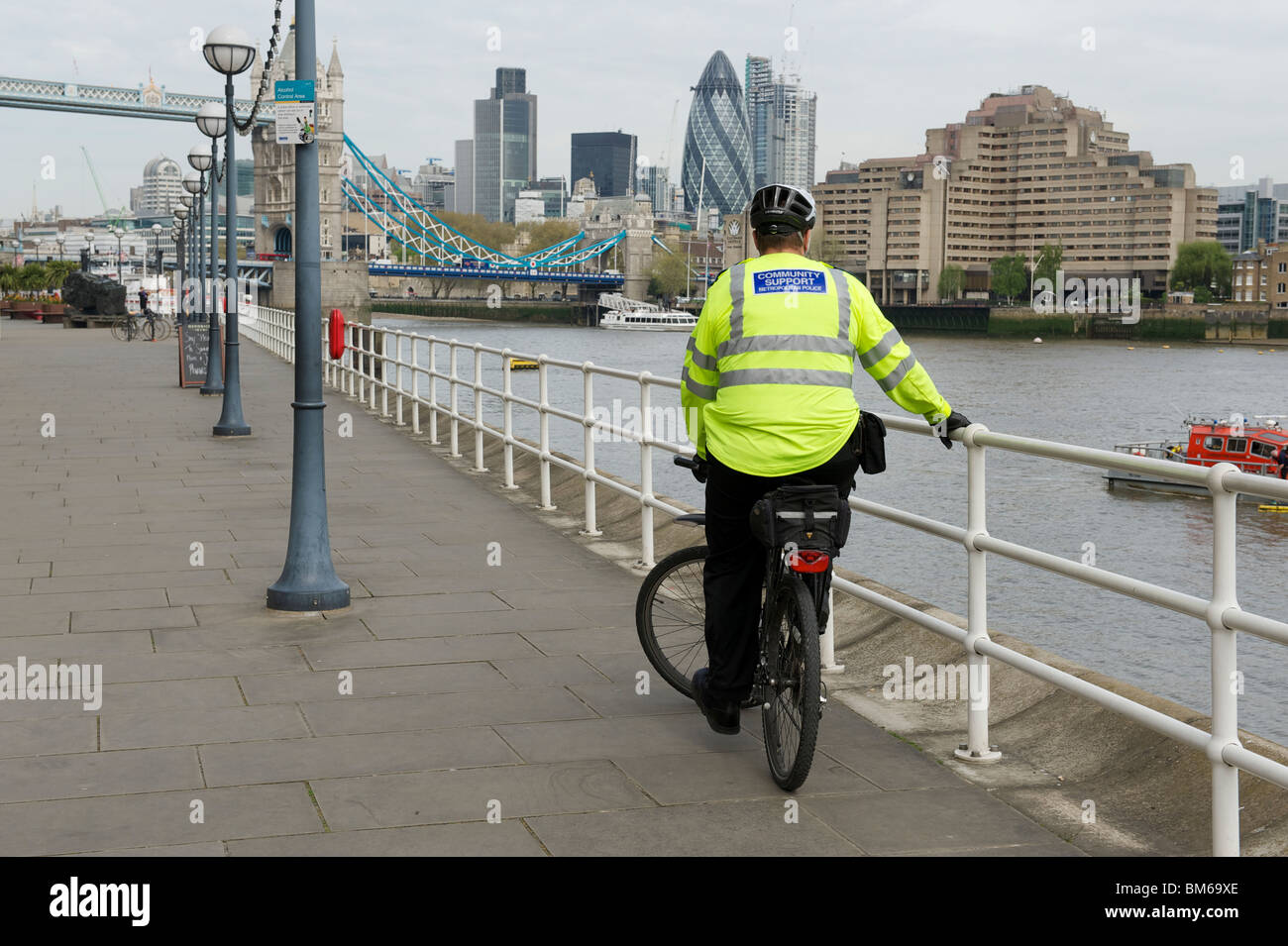 Pcso police community support officer hi-res stock photography and ...