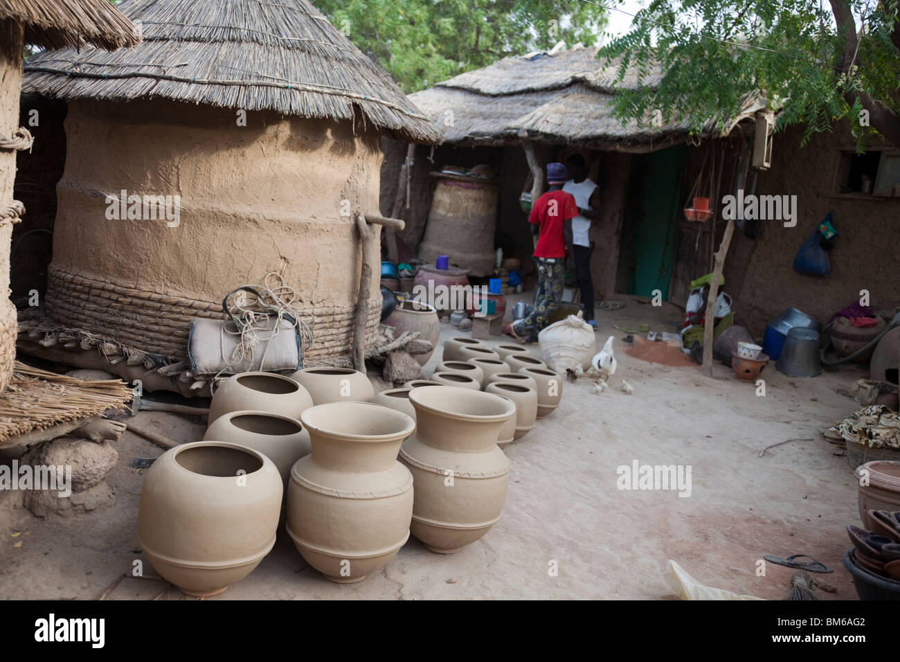 Clay pot africa pots hi-res stock photography and images - Alamy