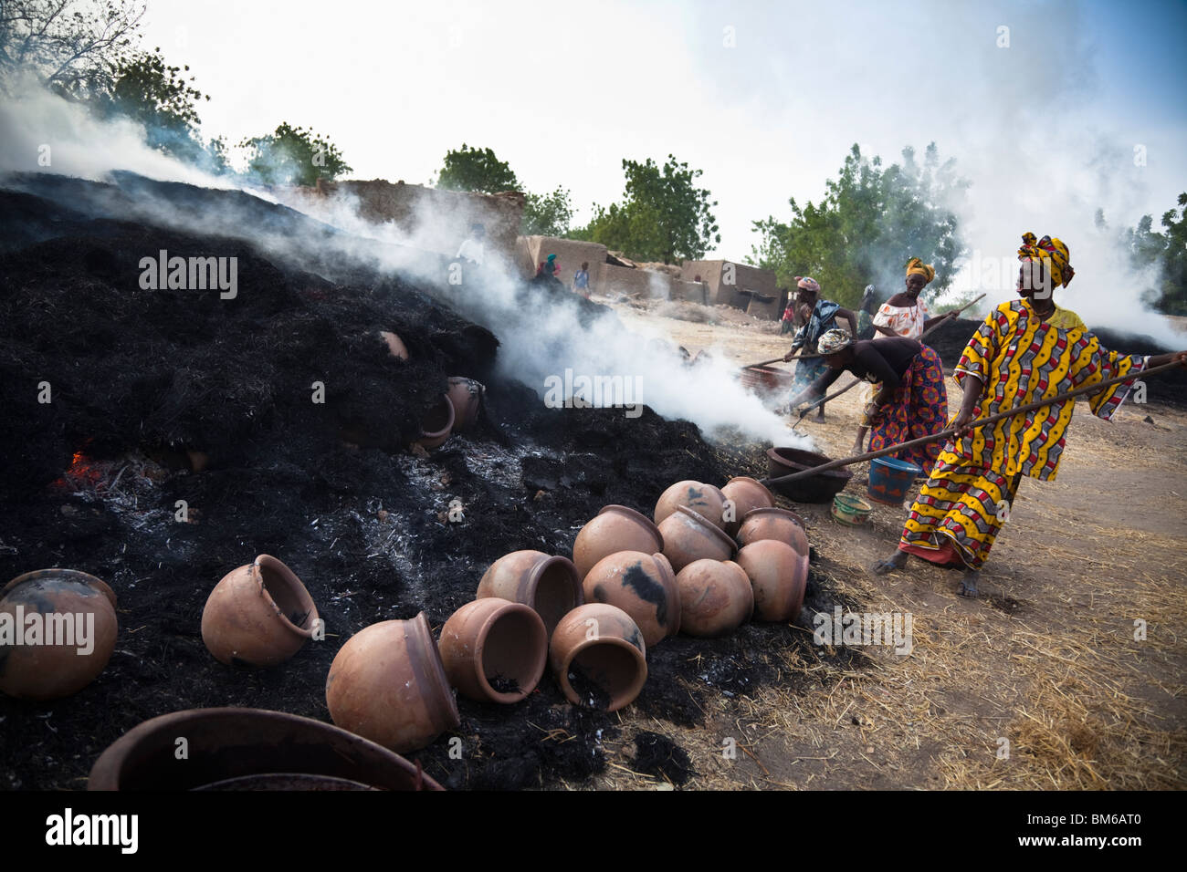 Mali segou pottery hi-res stock photography and images - Alamy