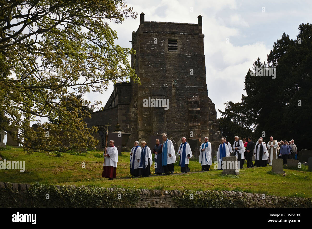 Procession to bless the wells, Tissington Well Dressing, Peak District ...