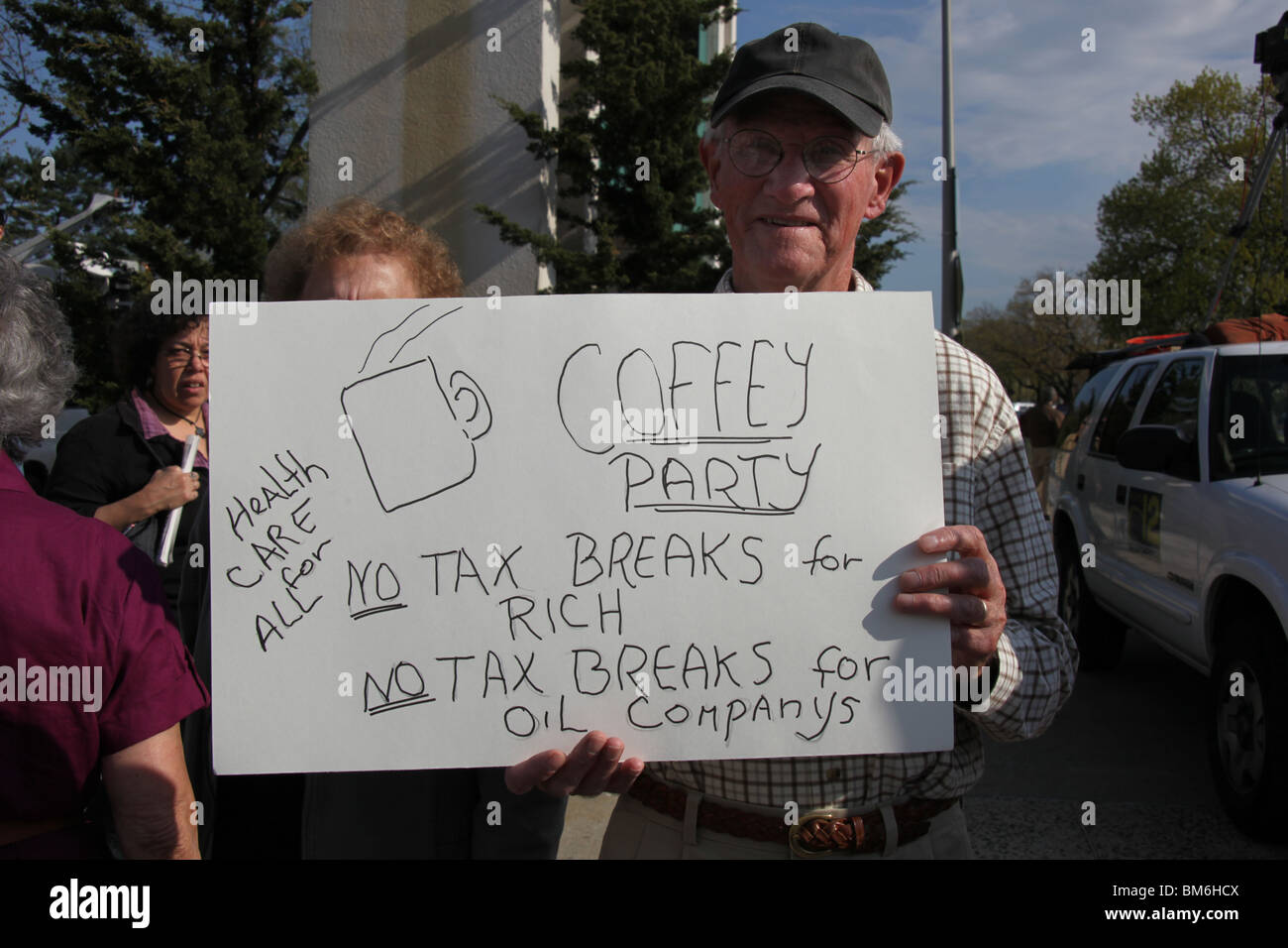Tea party protester hi-res stock photography and images - Alamy