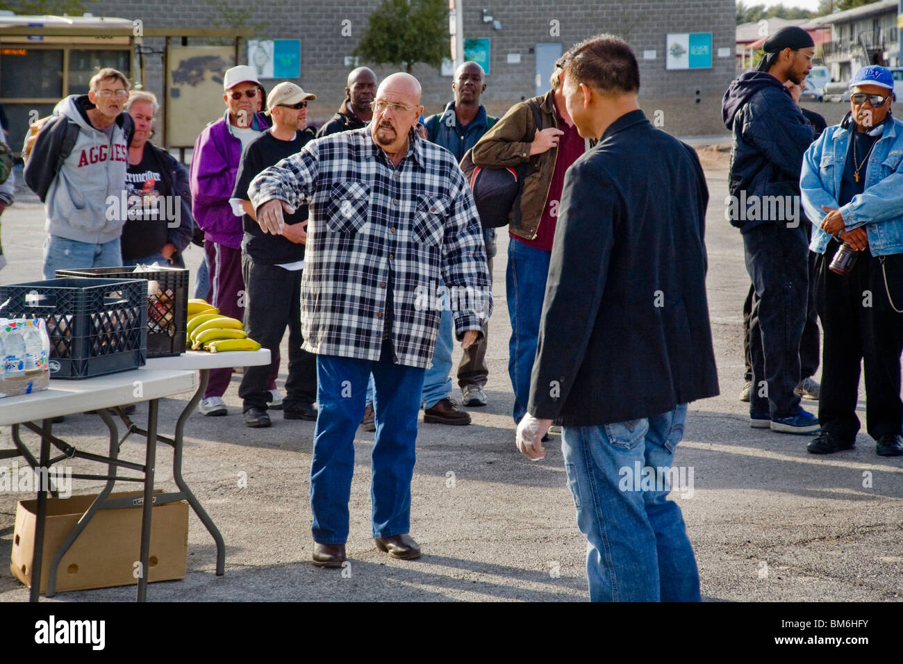 Group of homeless people hi-res stock photography and images - Alamy