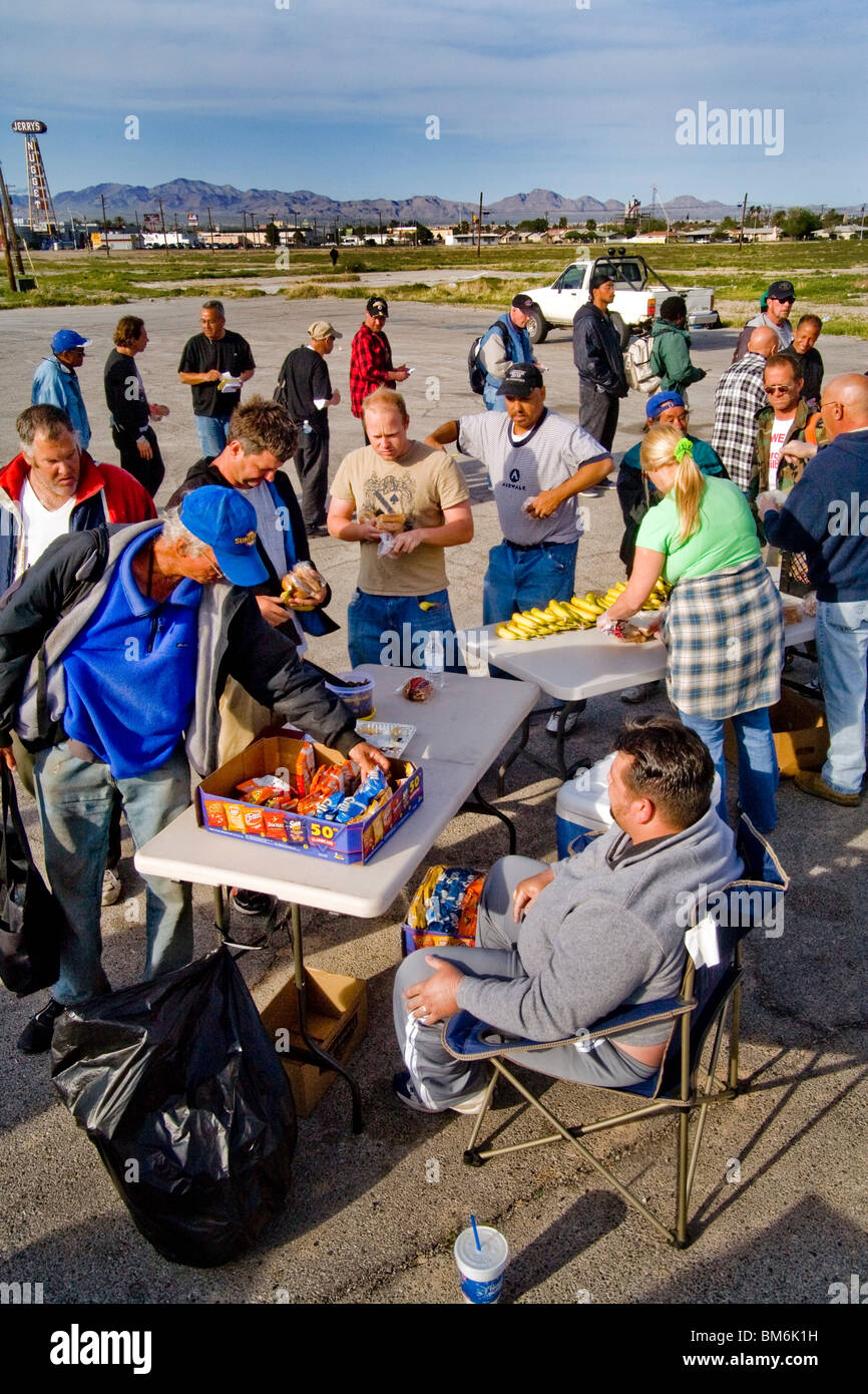 Homeless food line hi-res stock photography and images - Alamy