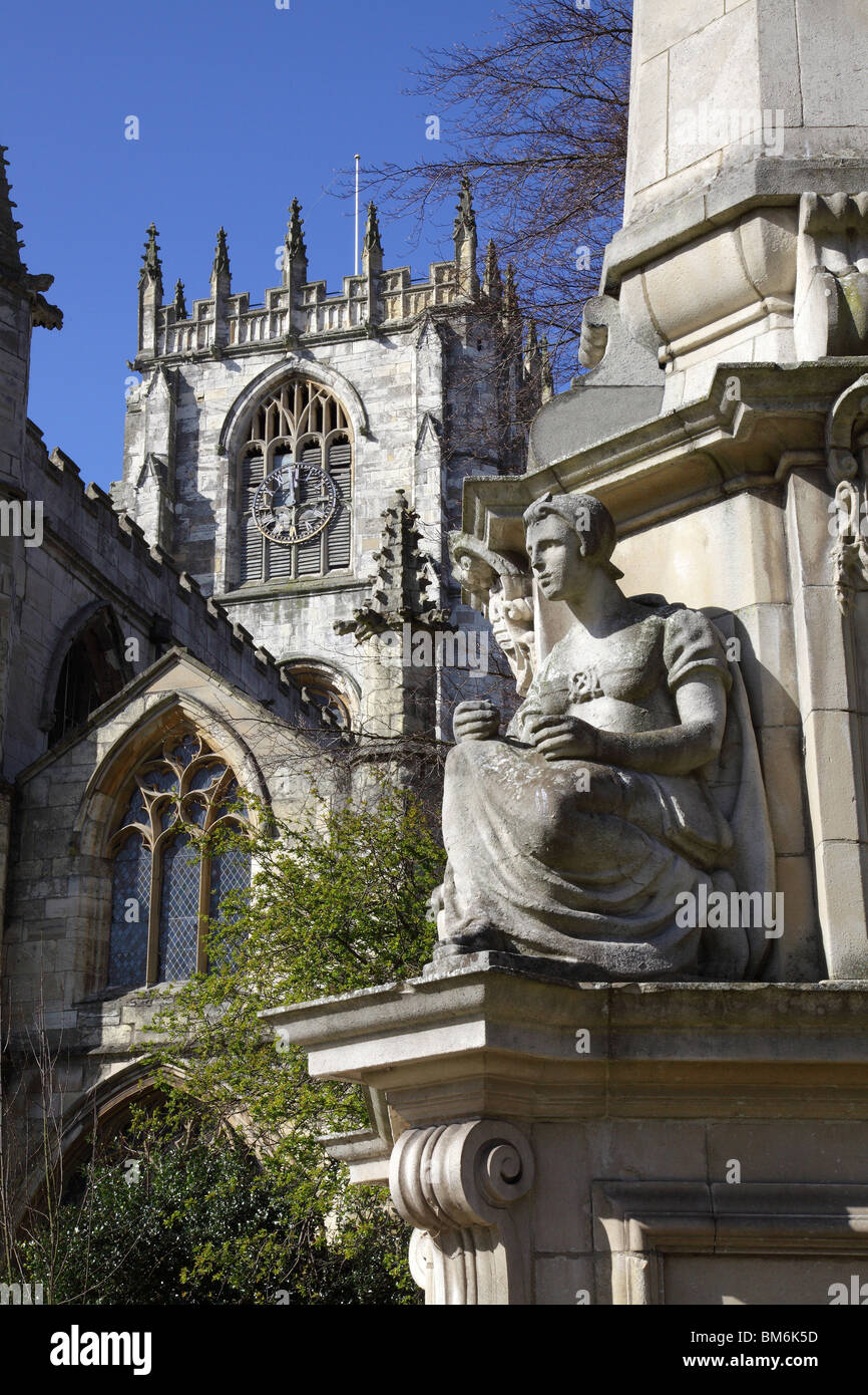BEVERLEY MINSTER AND WAR MEMORIAL. YORKSHIRE. ENGLAND. UK Stock Photo ...