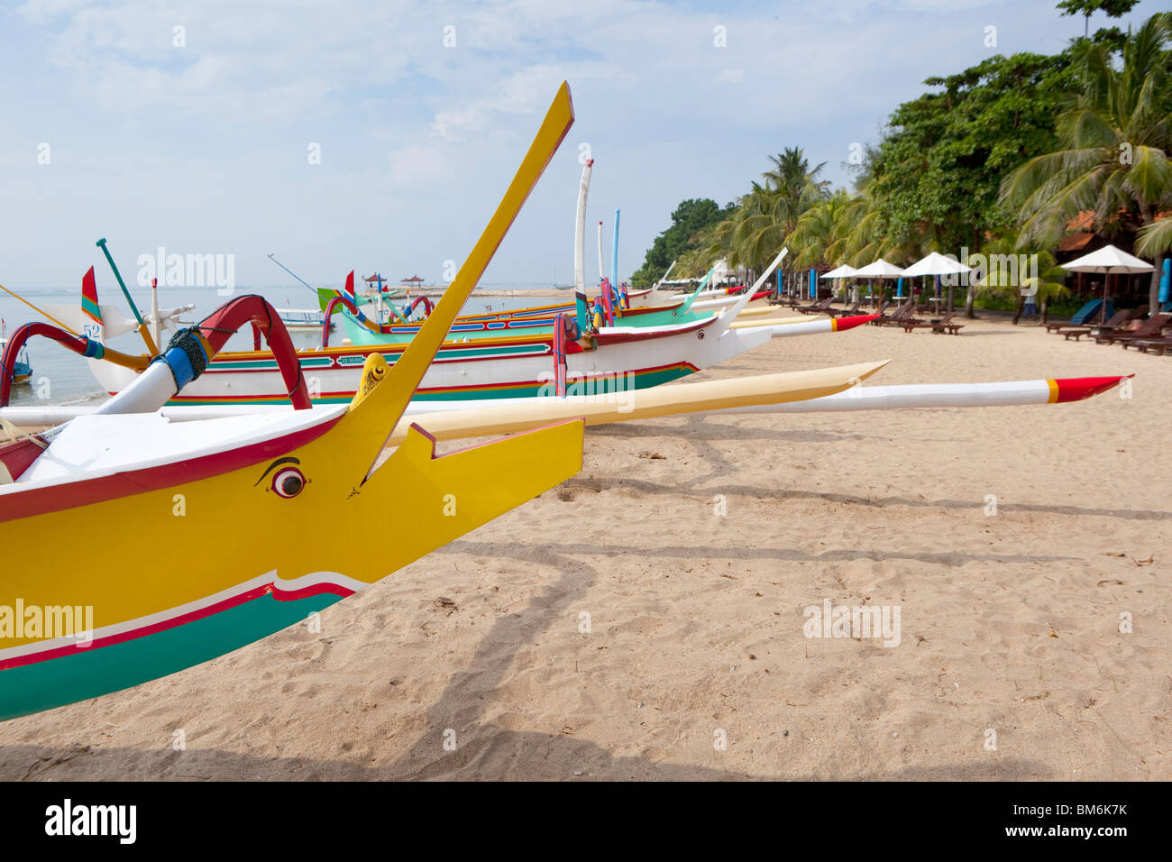 Outrigger boats hi-res stock photography and images - Alamy