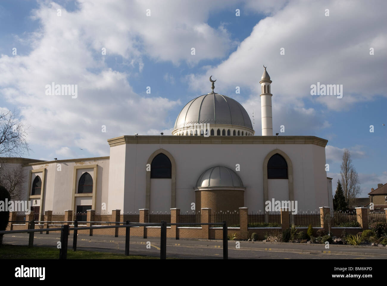 Islamic centre of england hi-res stock photography and images - Alamy