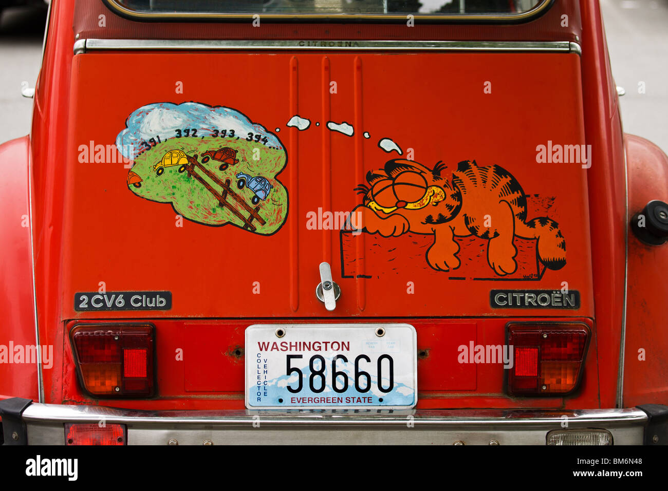 Garfield cat hi-res stock photography and images - Alamy