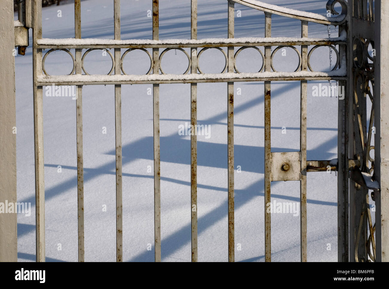 Wrought iron gates in snow hi-res stock photography and images - Alamy