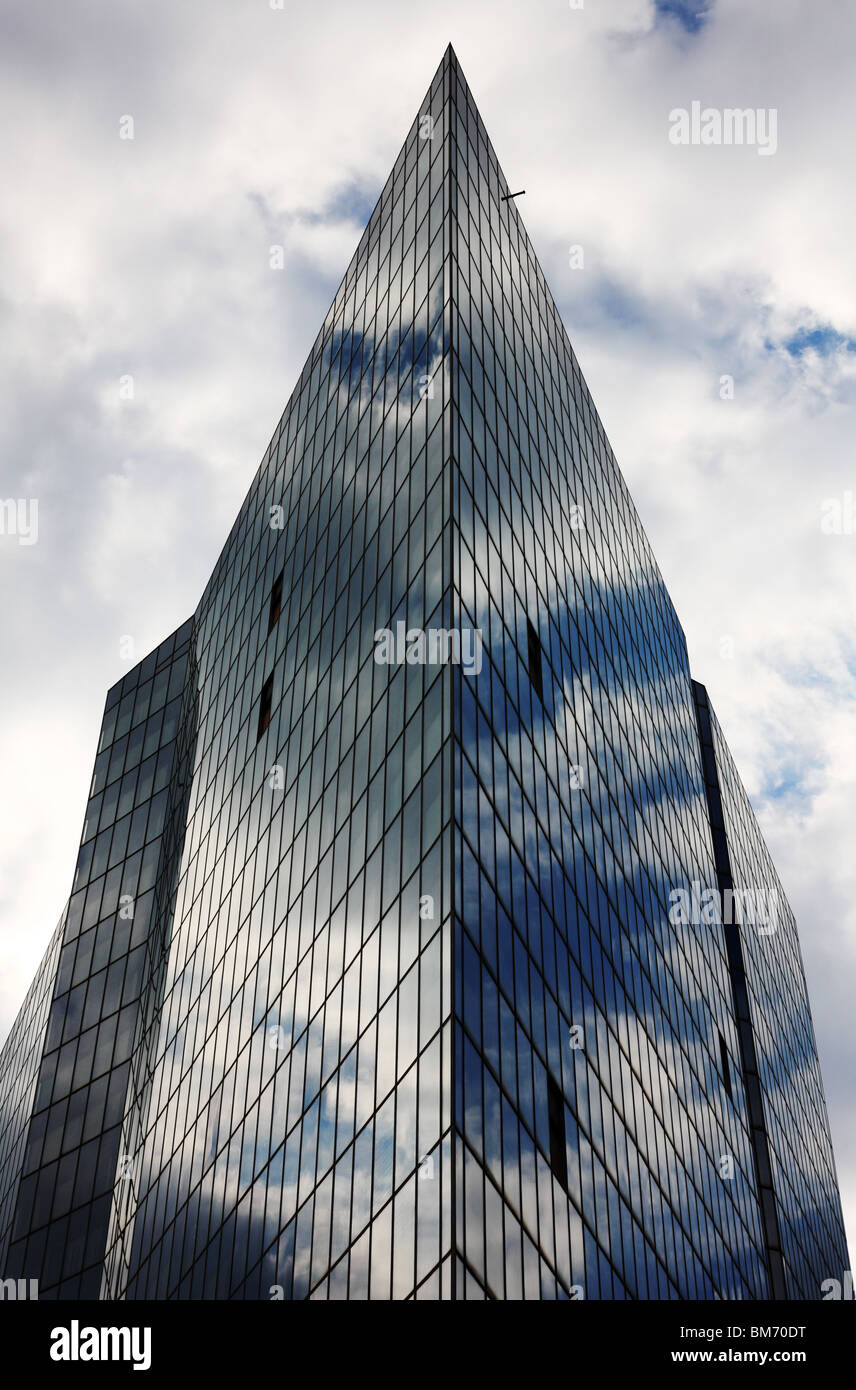 Modern architecture of paris hi-res stock photography and images - Alamy