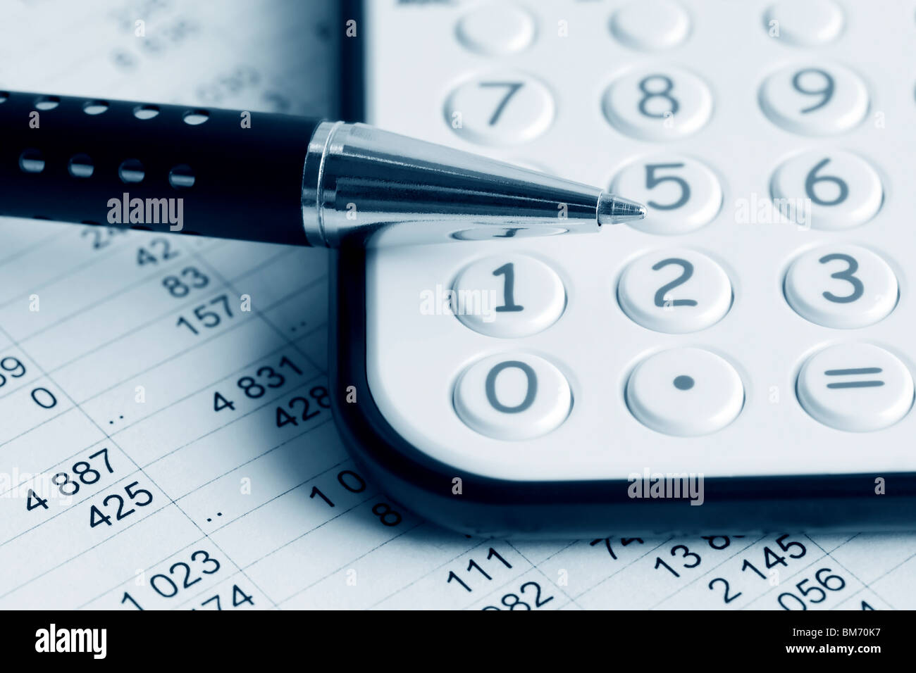 Accounting image hi-res stock photography and images - Alamy