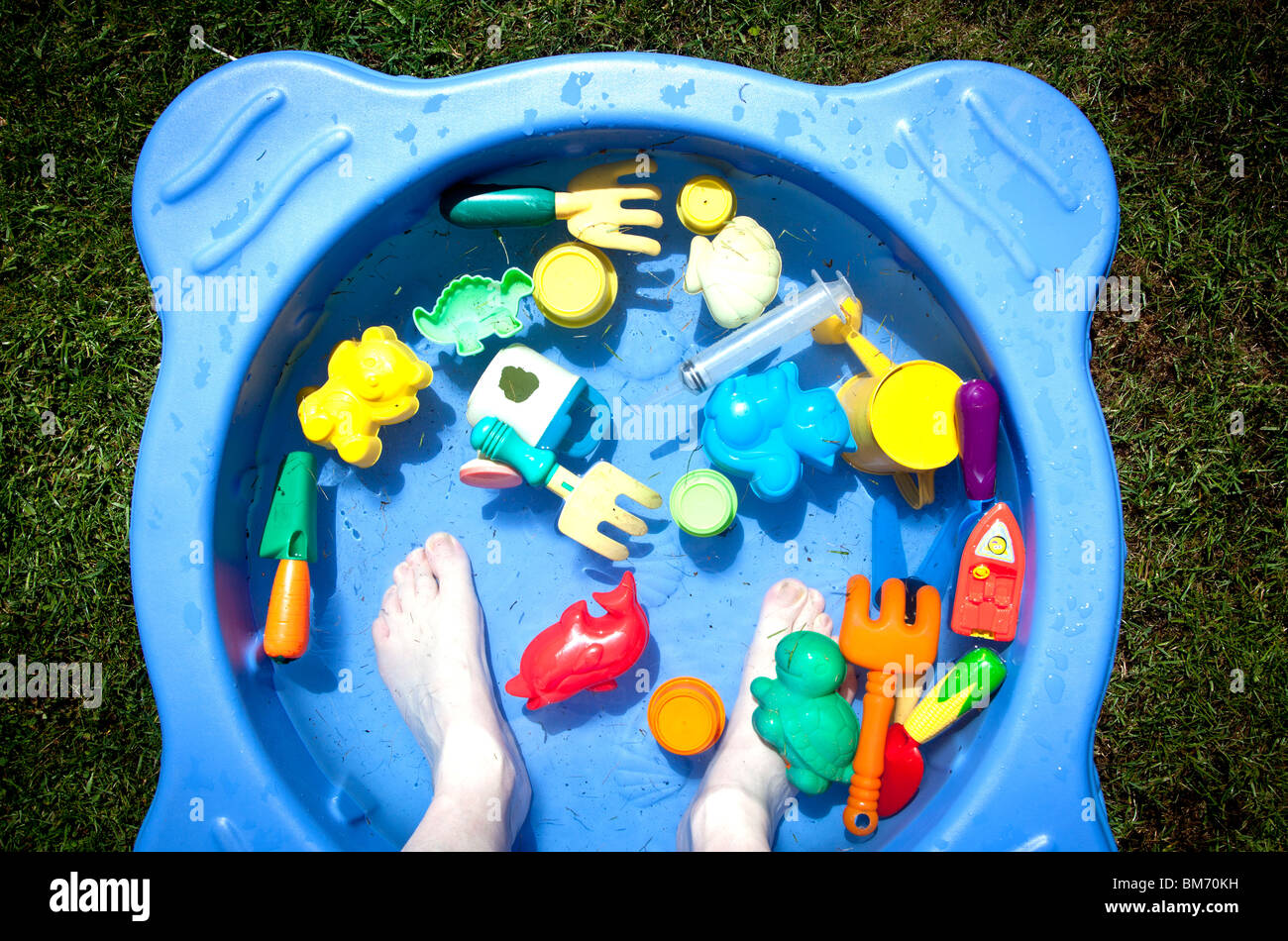 Paddling pool blue hi-res stock photography and images - Alamy