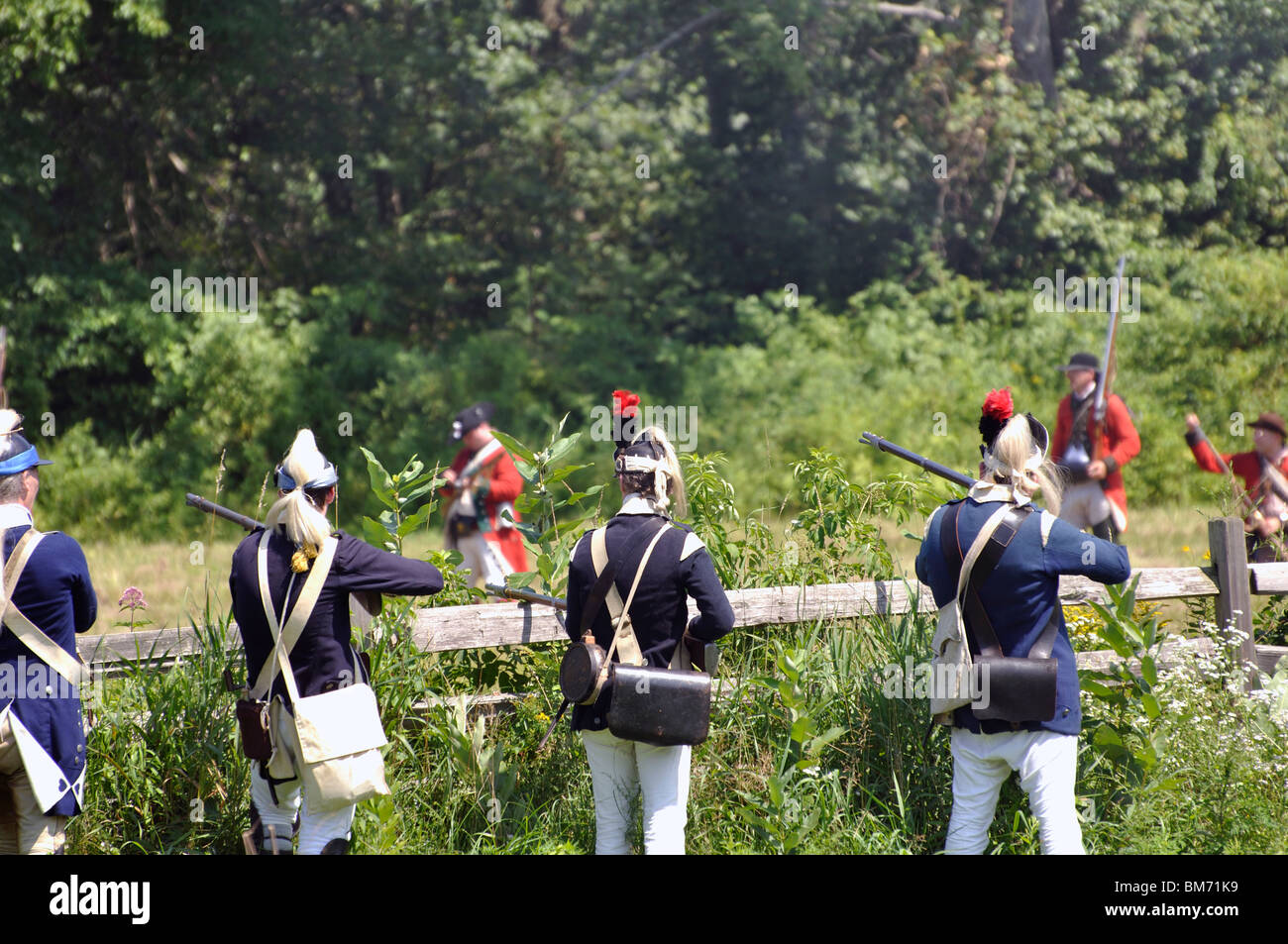 Battle patriots american revolutionary war reenactment american war of ...