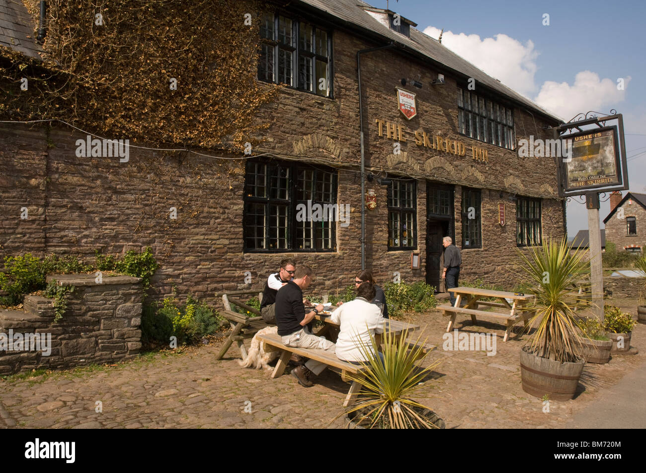 Black mountain brecon beacons people hi-res stock photography and ...