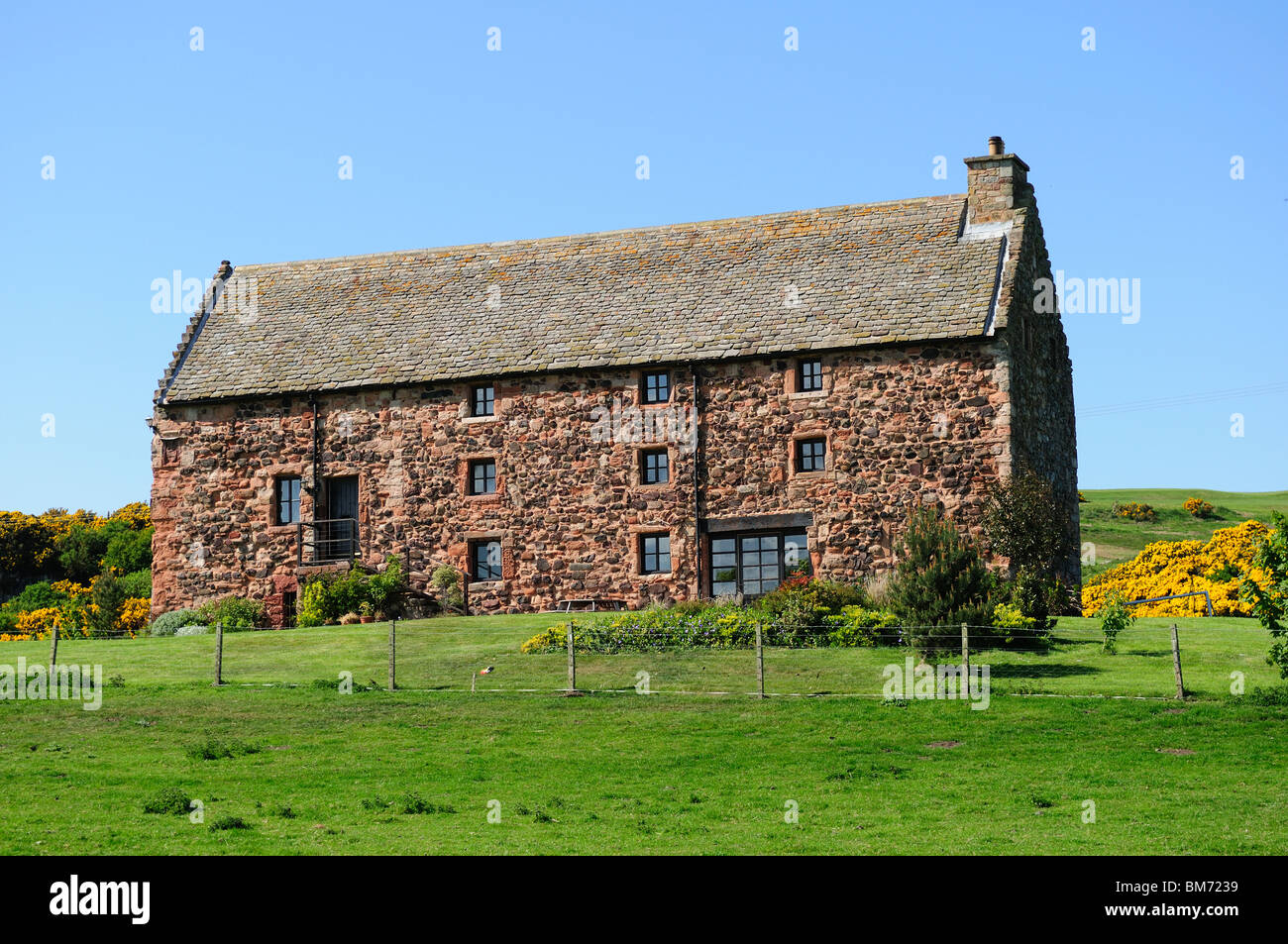 Scottish Stone Cottage Stock Photo - Alamy
