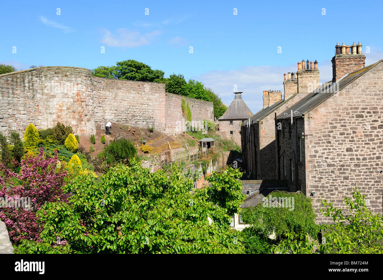 Berwick upon tweed walls hi-res stock photography and images - Alamy
