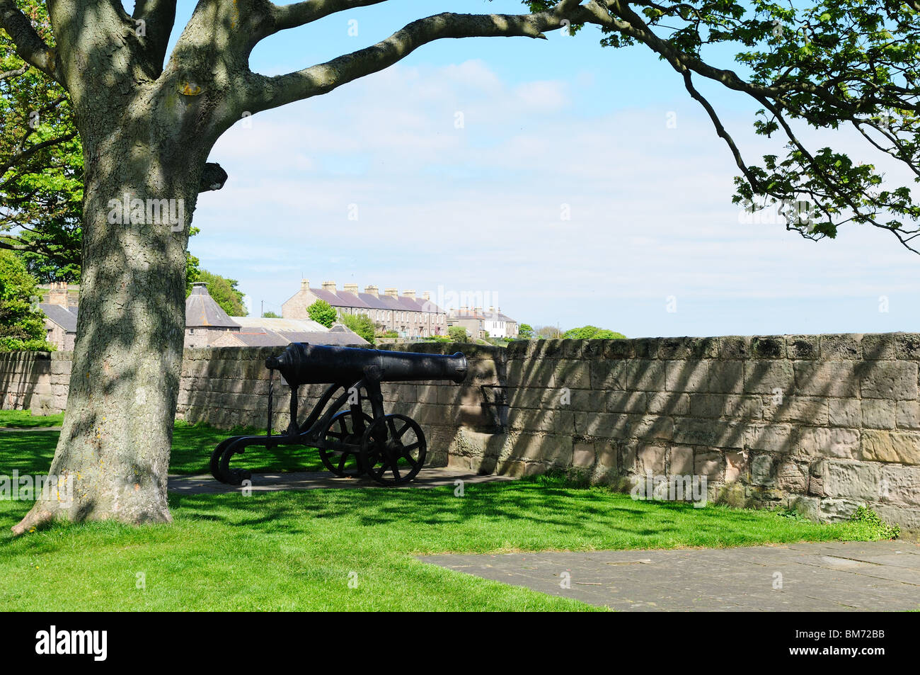 Berwick-upon-Tweed Georgian Market Town England.(castle wall ramparts ...