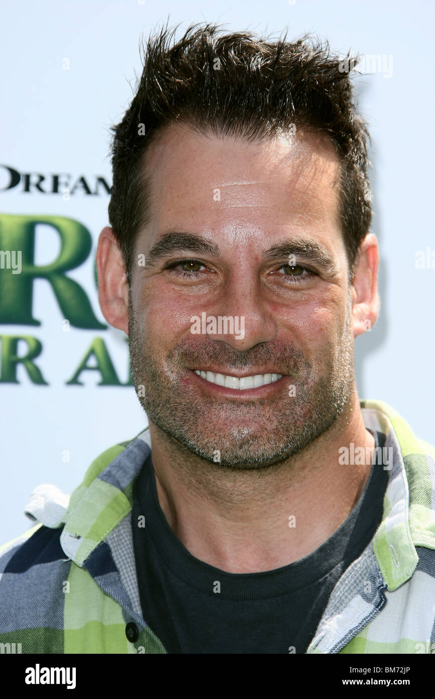 ADRIAN PASDAR SHREK FOREVER AFTER LOS ANGELES PREMIERE BURBANK LOS ...