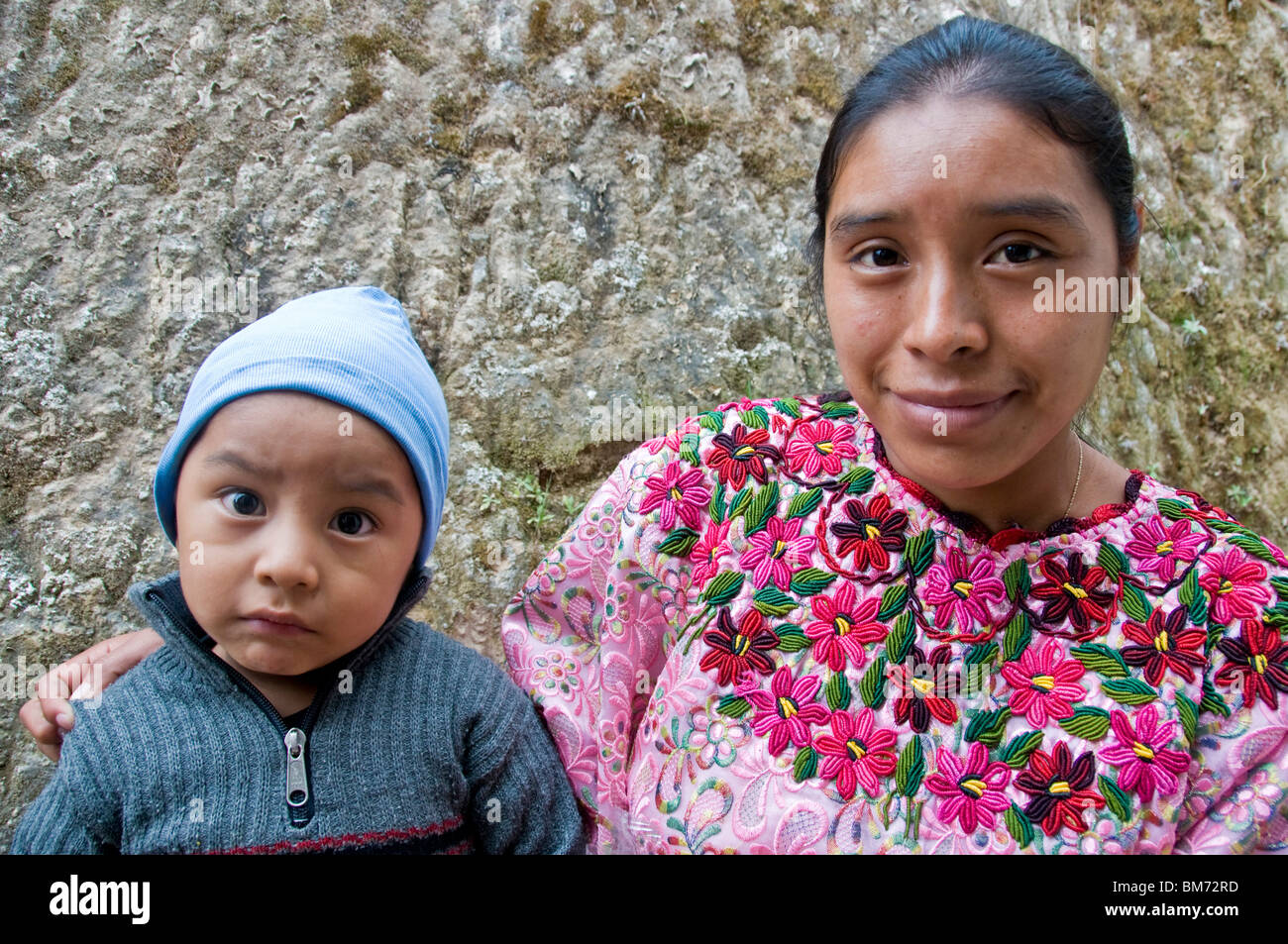 Indigenous Mayan woman and her child Stock Photo - Alamy
