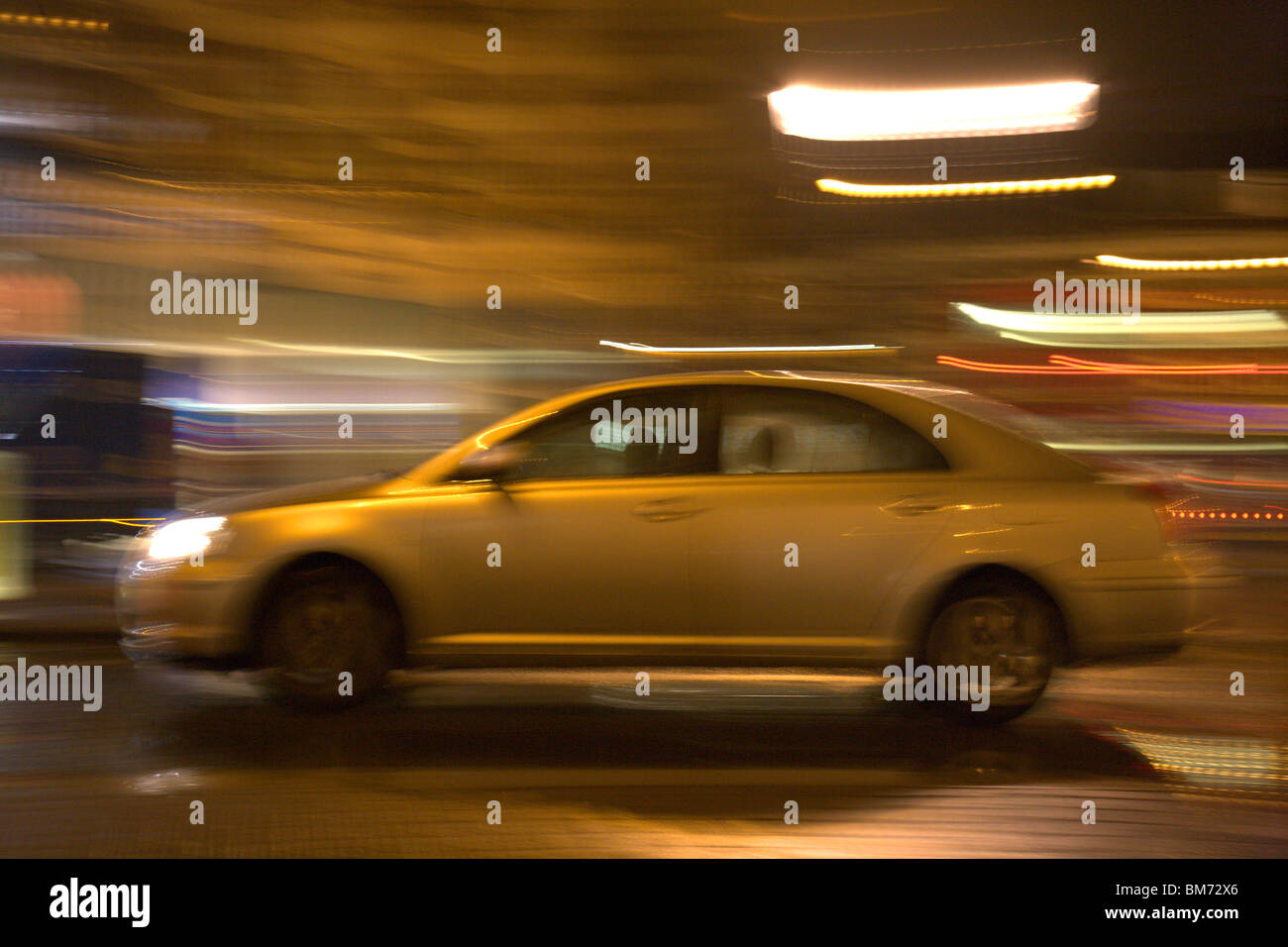 Car lights in motion hi-res stock photography and images - Alamy