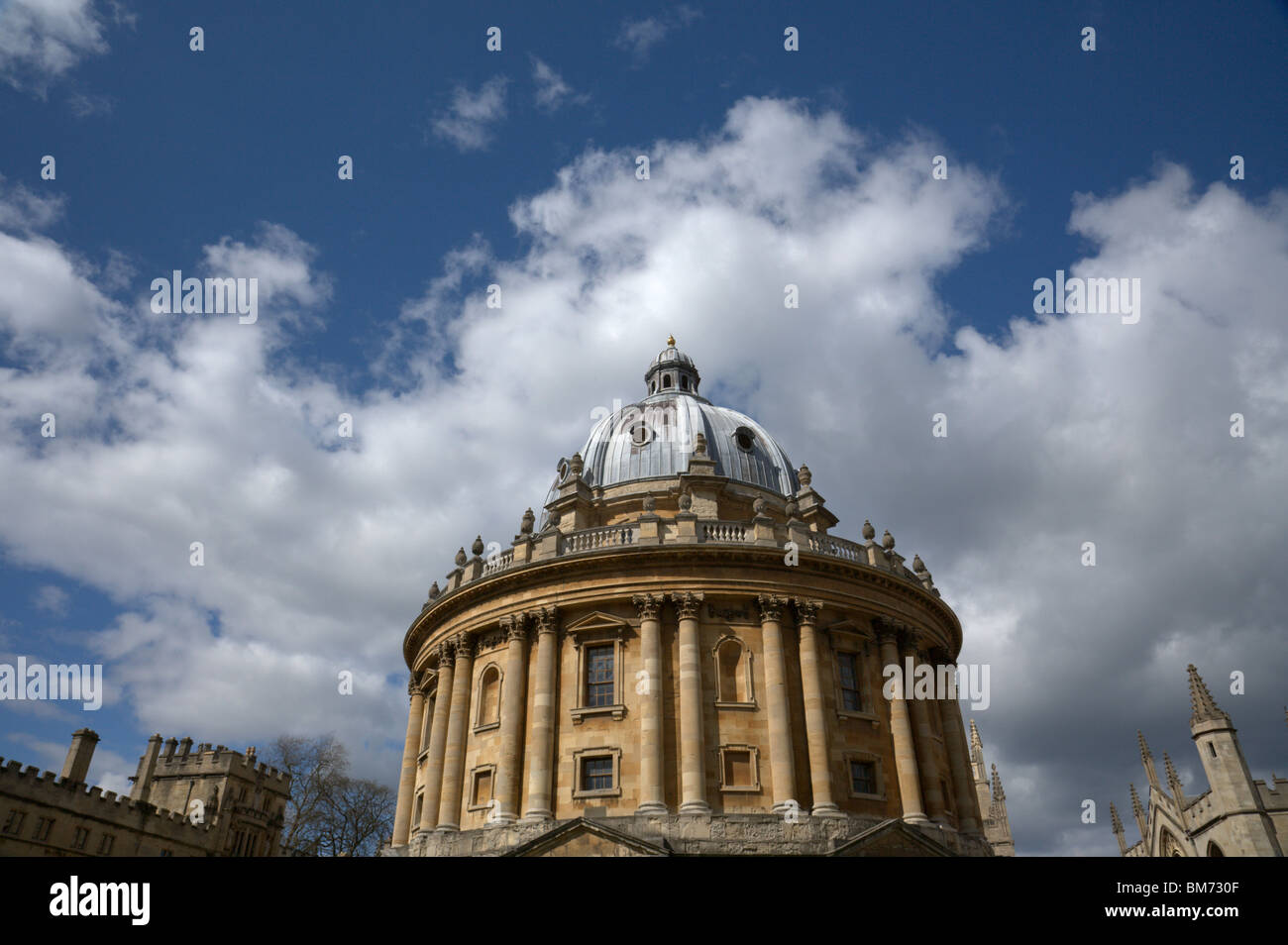 Oxford's Radcliffe Camera, main reading room of the Bodleian library ...