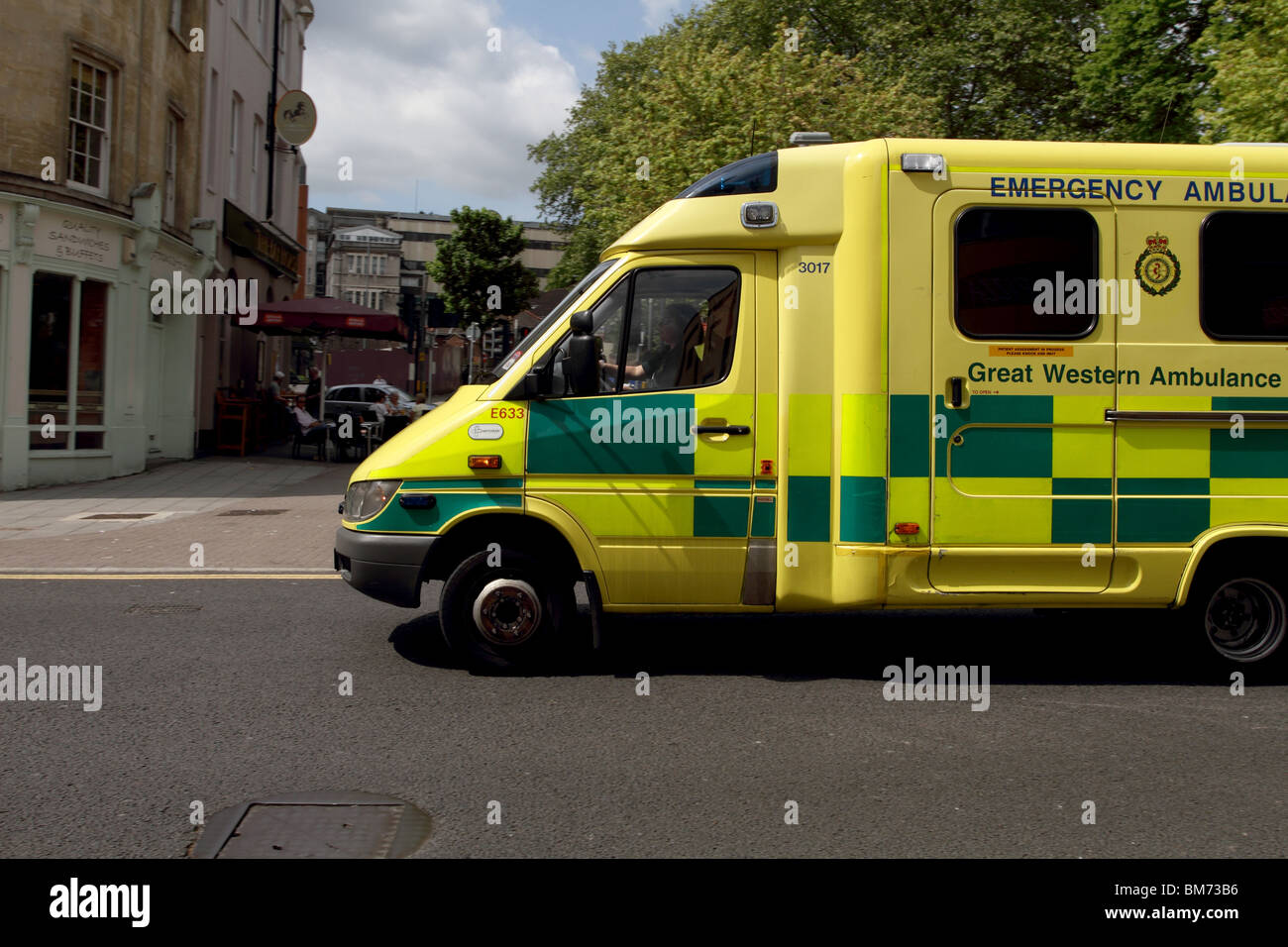 Yellow British Ambulance Stock Photo - Alamy