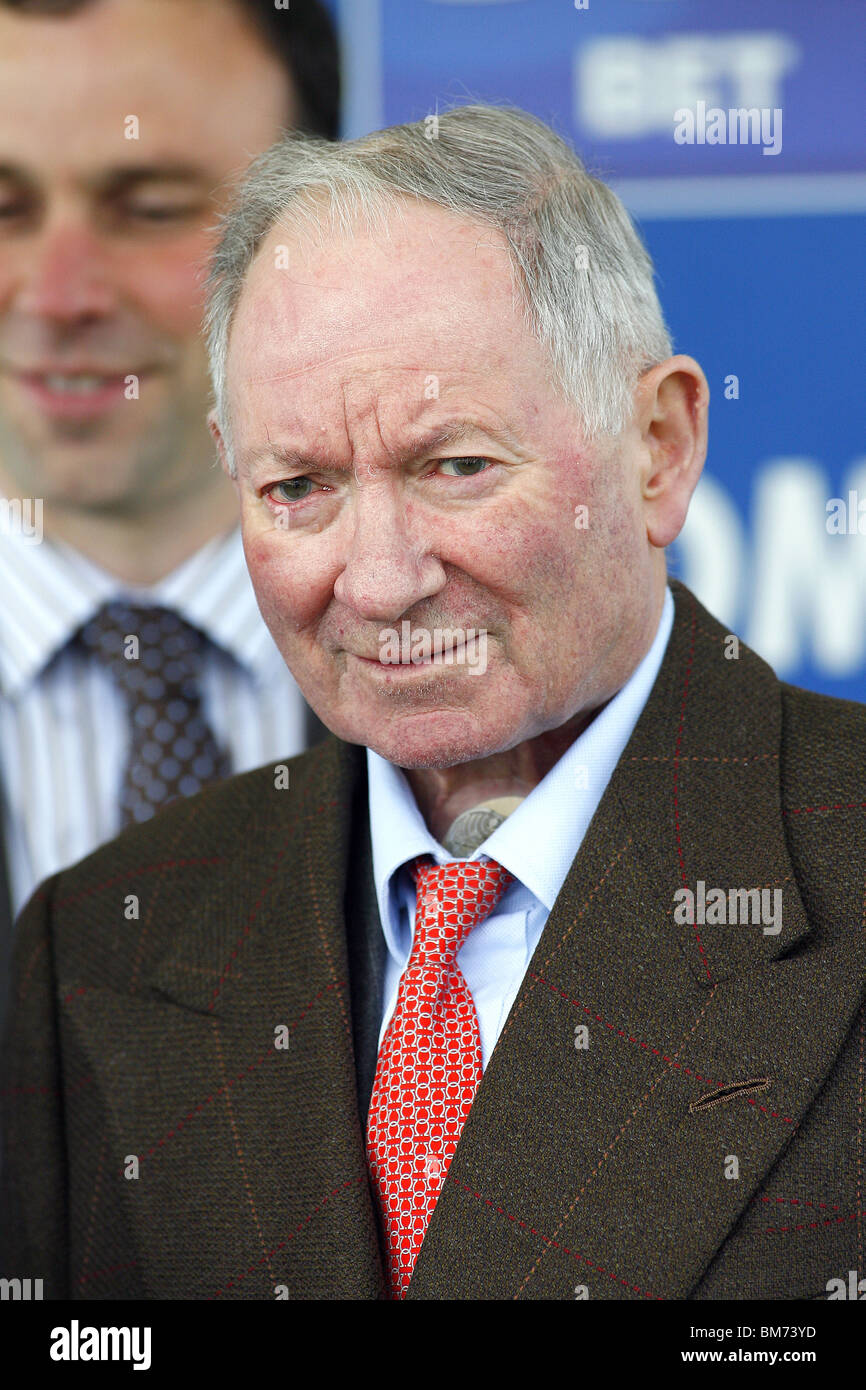 BARRY HILLS RACE HORSE TRAINER RACE HORSE TRAINER YORK RACECOURSE YORK ...