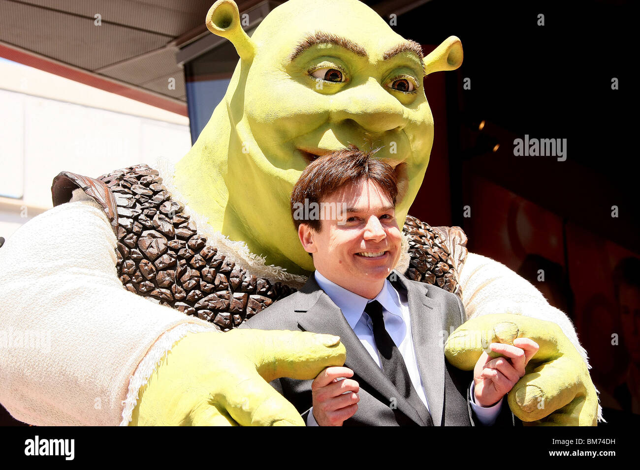 MIKE MYERS SHREK SHREK HONORED WITH A STAR ON THE HOLLYWOOD WALK OF ...
