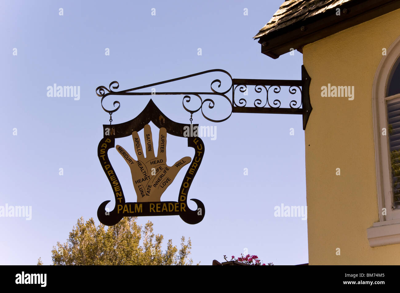 Palm reader sign solvang hi-res stock photography and images - Alamy