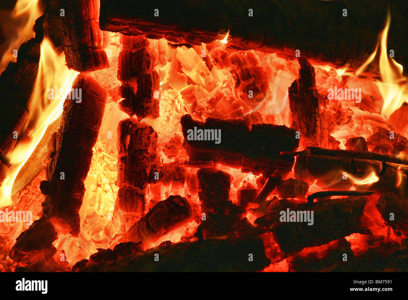 close-up of campfire with glowing embers Stock Photo - Alamy