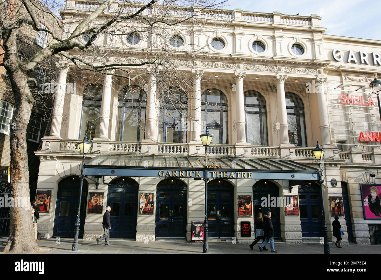 London charing cross road hi-res stock photography and images - Alamy