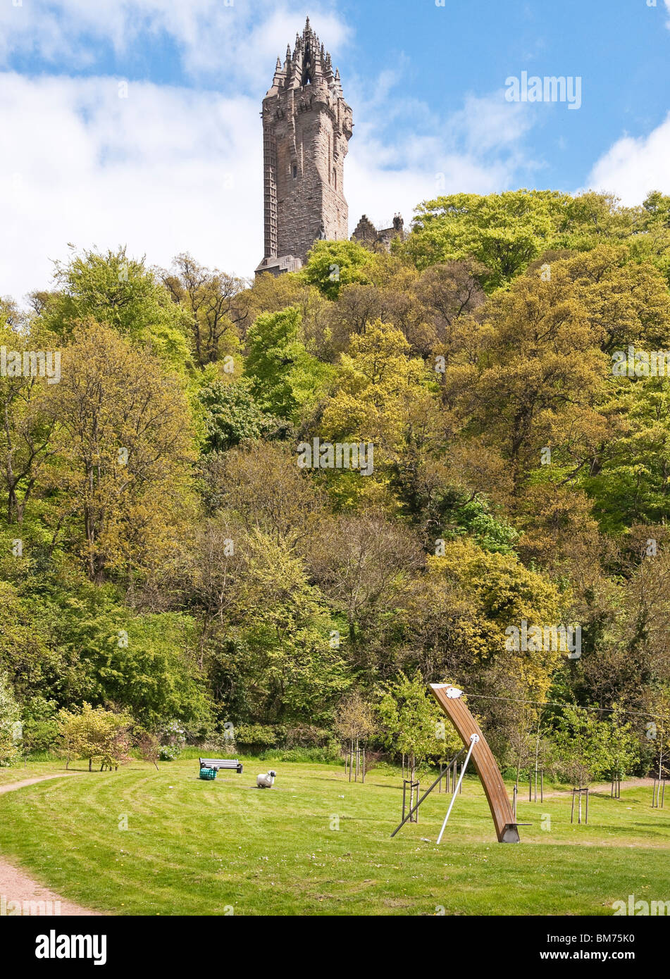 The National Wallace Monument on Abbey Craig north of Stirling in ...