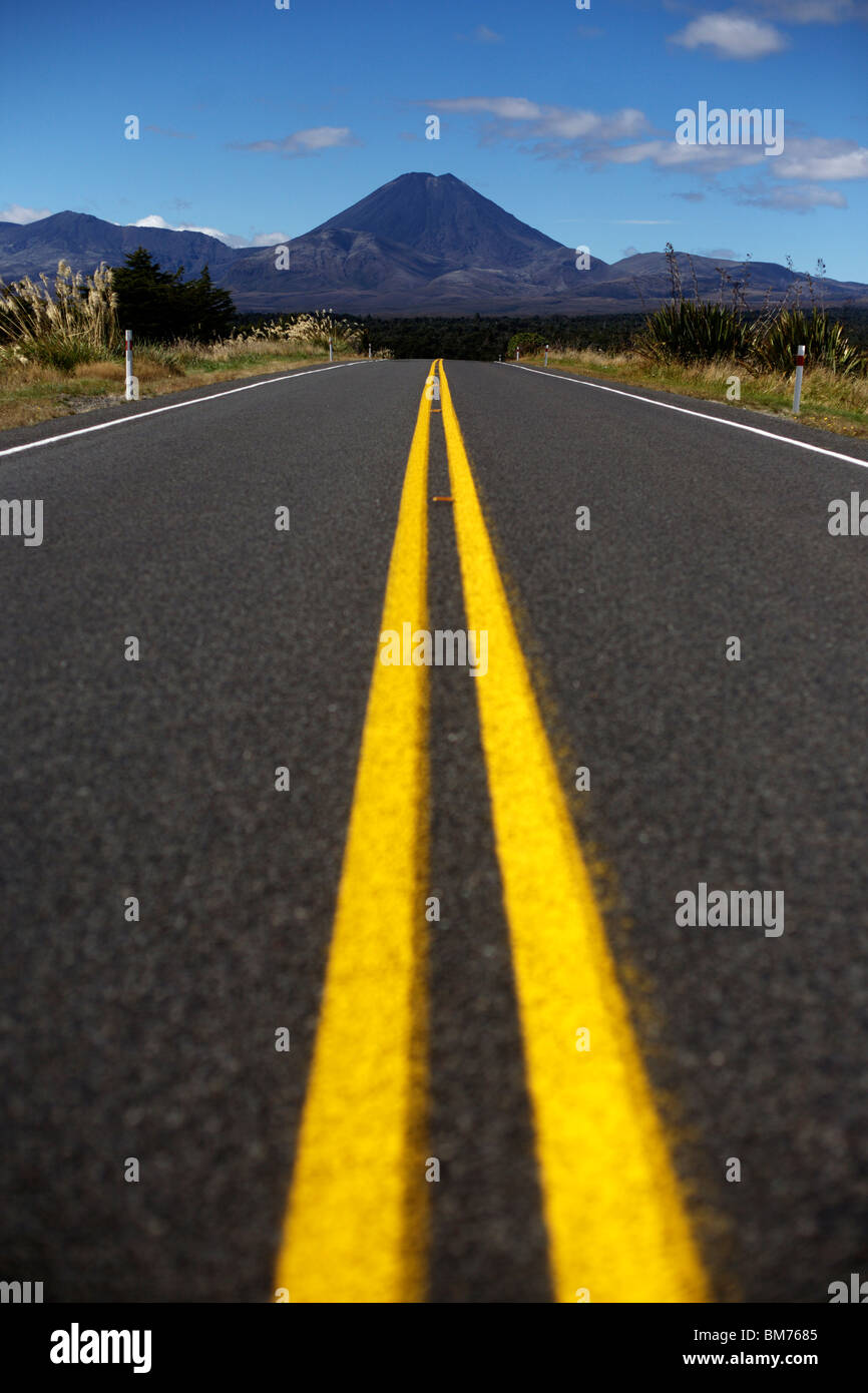 State Highway 47 heading towards Mount Ngauruhoe in the Tongariro ...