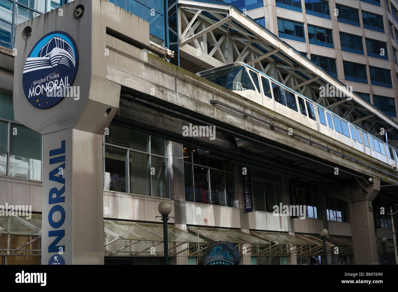 Monorail station hi-res stock photography and images - Alamy