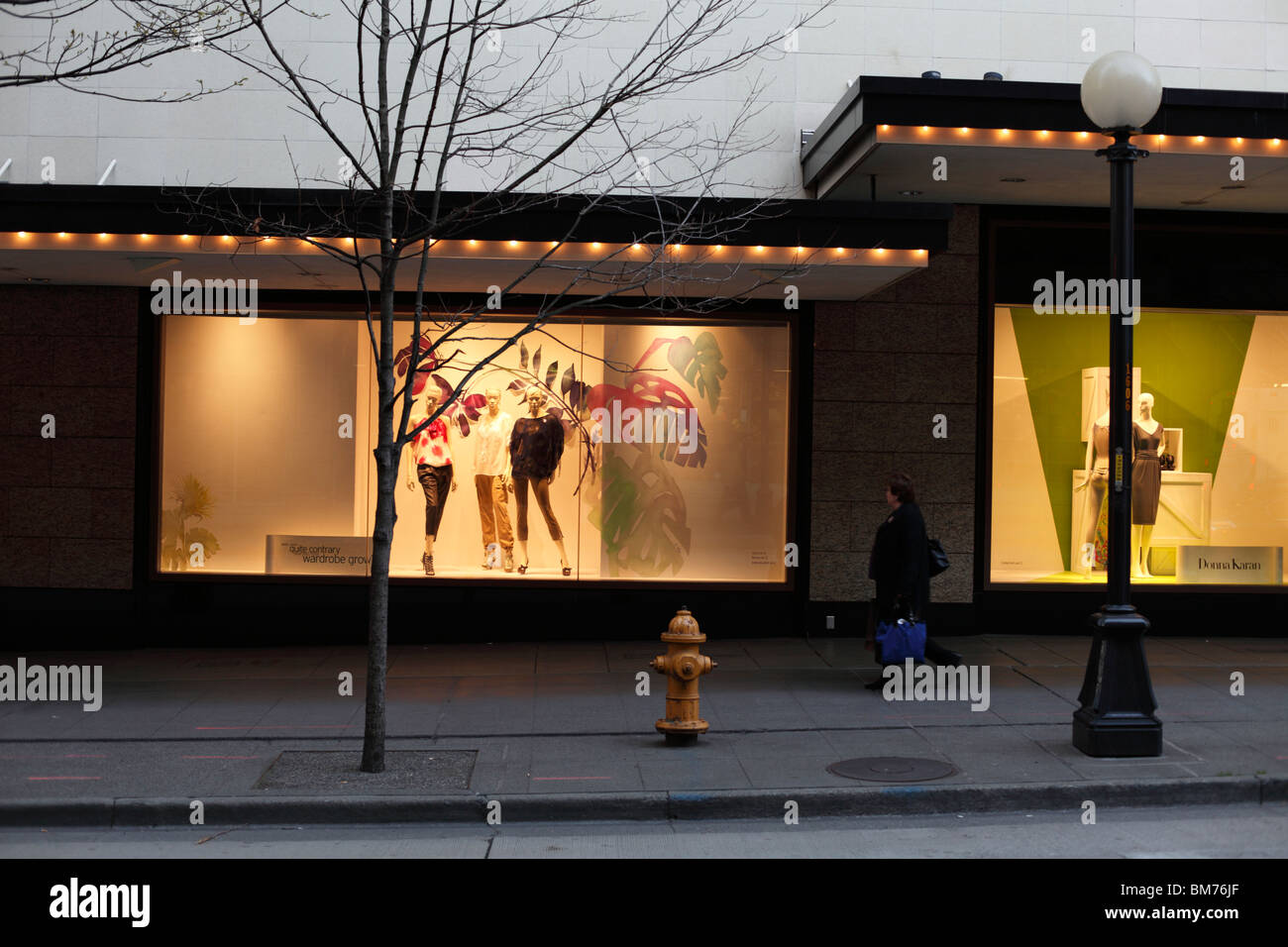 Downtown seattle shops hi-res stock photography and images - Alamy