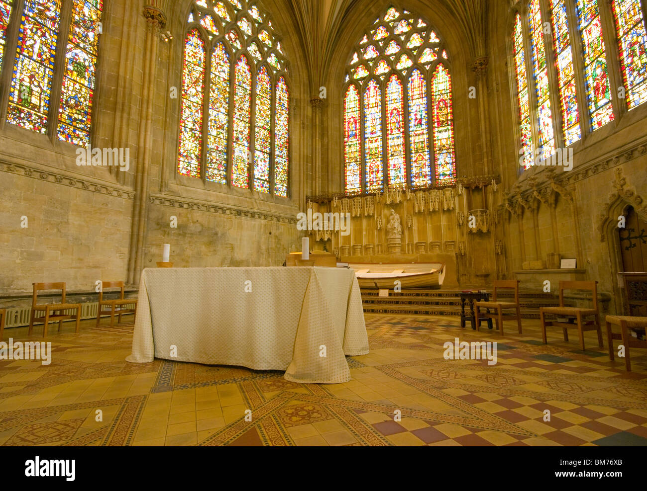 Altar wells cathedral hi-res stock photography and images - Alamy