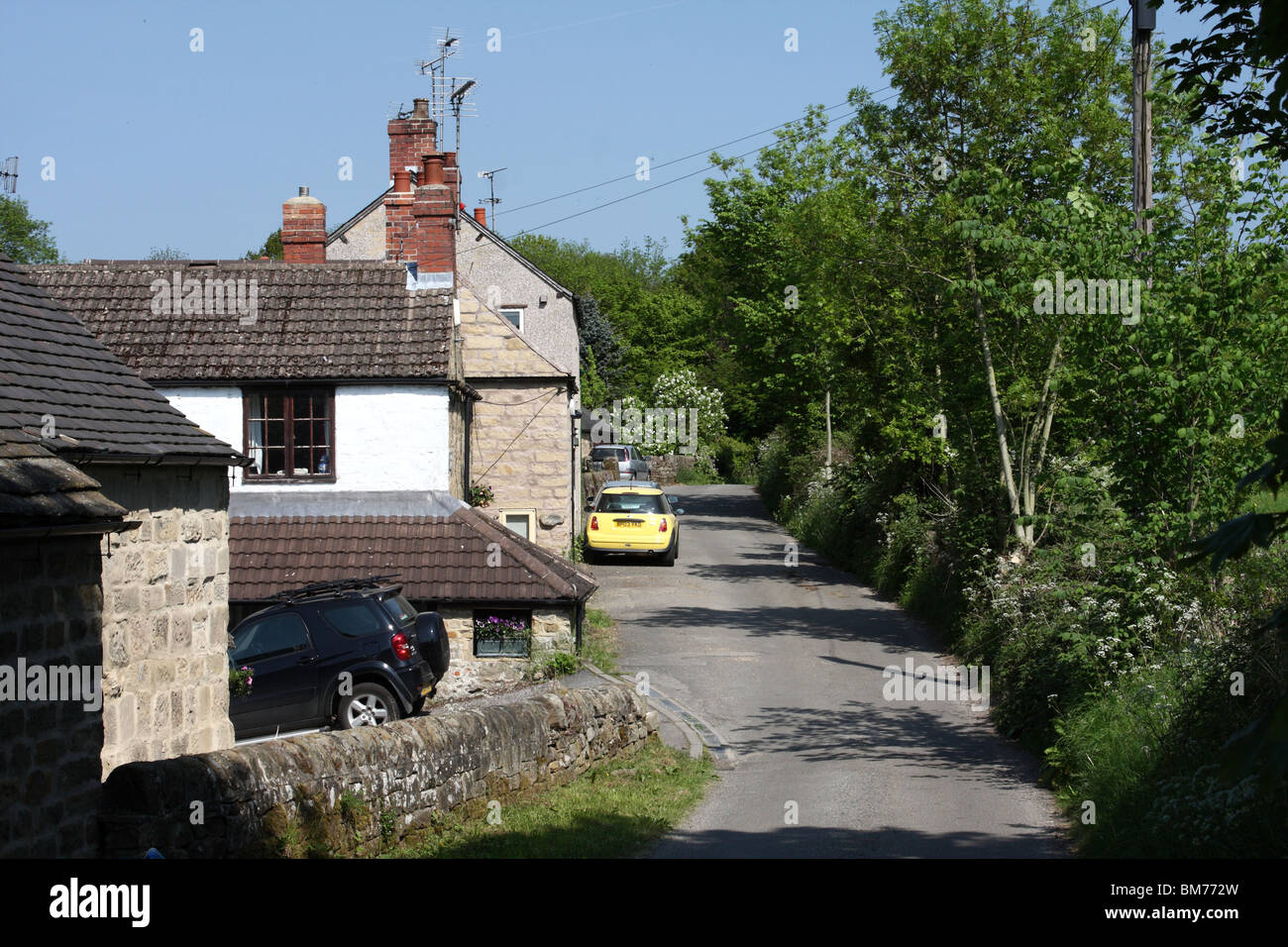 Homes in derbyshire village hi-res stock photography and images - Alamy