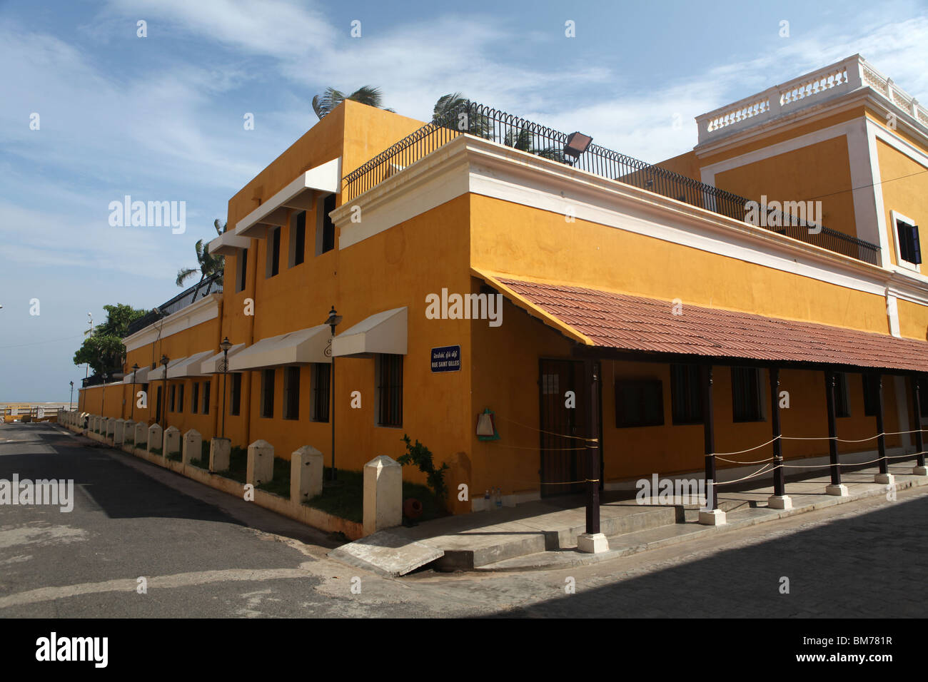Pondicherry french architecture hi-res stock photography and images - Alamy