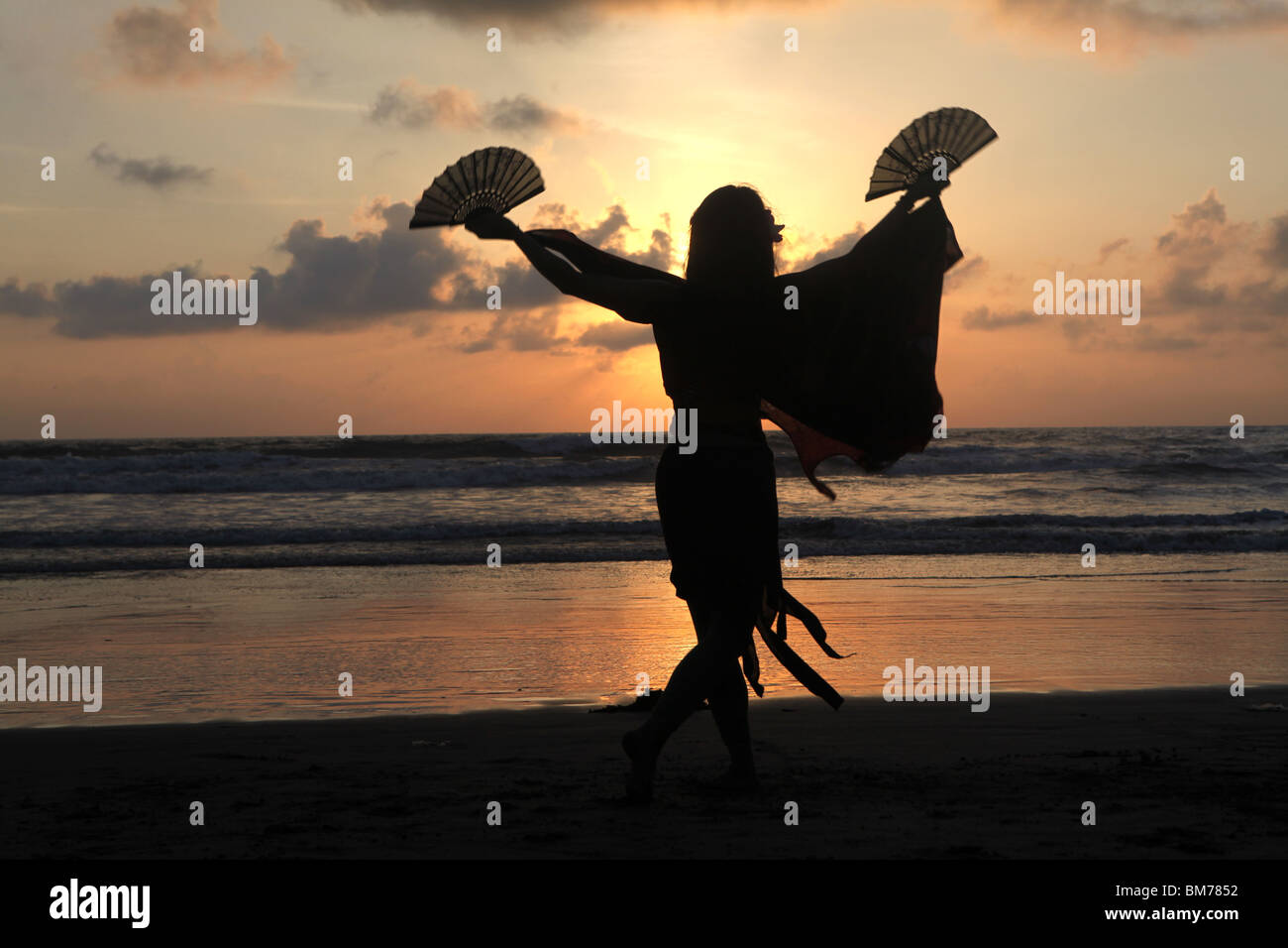 Goa india dance hi-res stock photography and images - Alamy