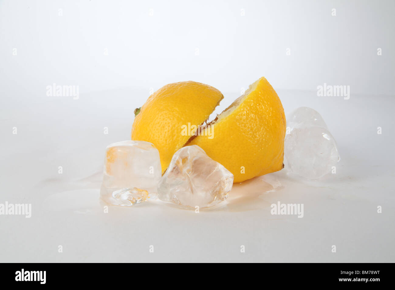 Lemon and ice Stock Photo - Alamy
