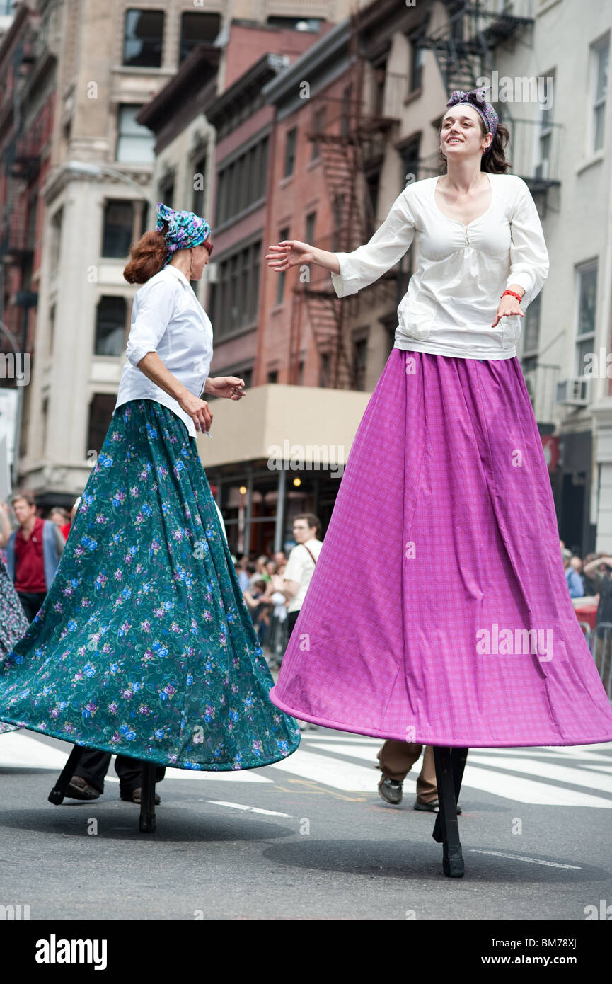 Stilt dance hi-res stock photography and images - Alamy