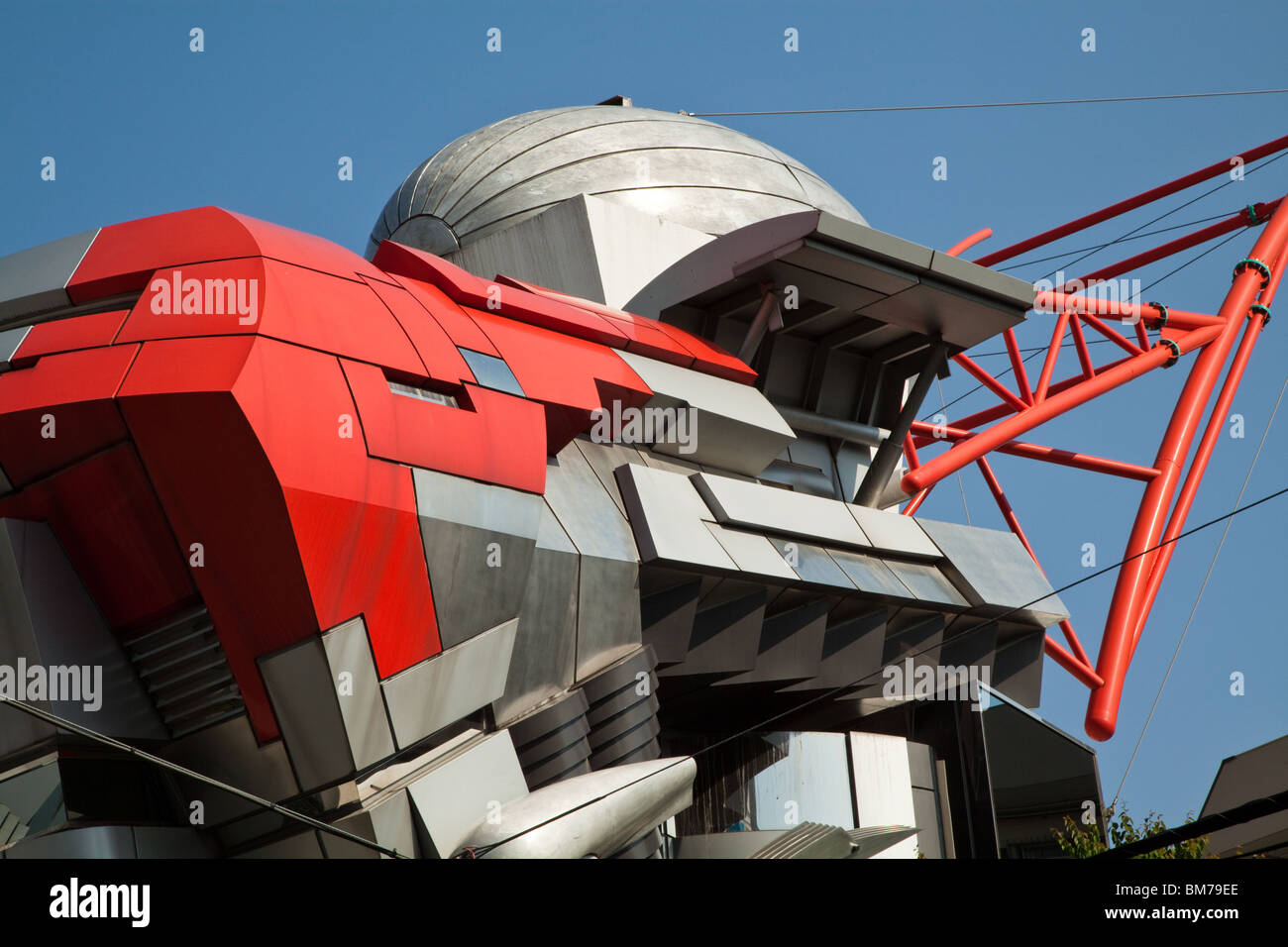 Gundam building shibuya hi-res stock photography and images - Alamy