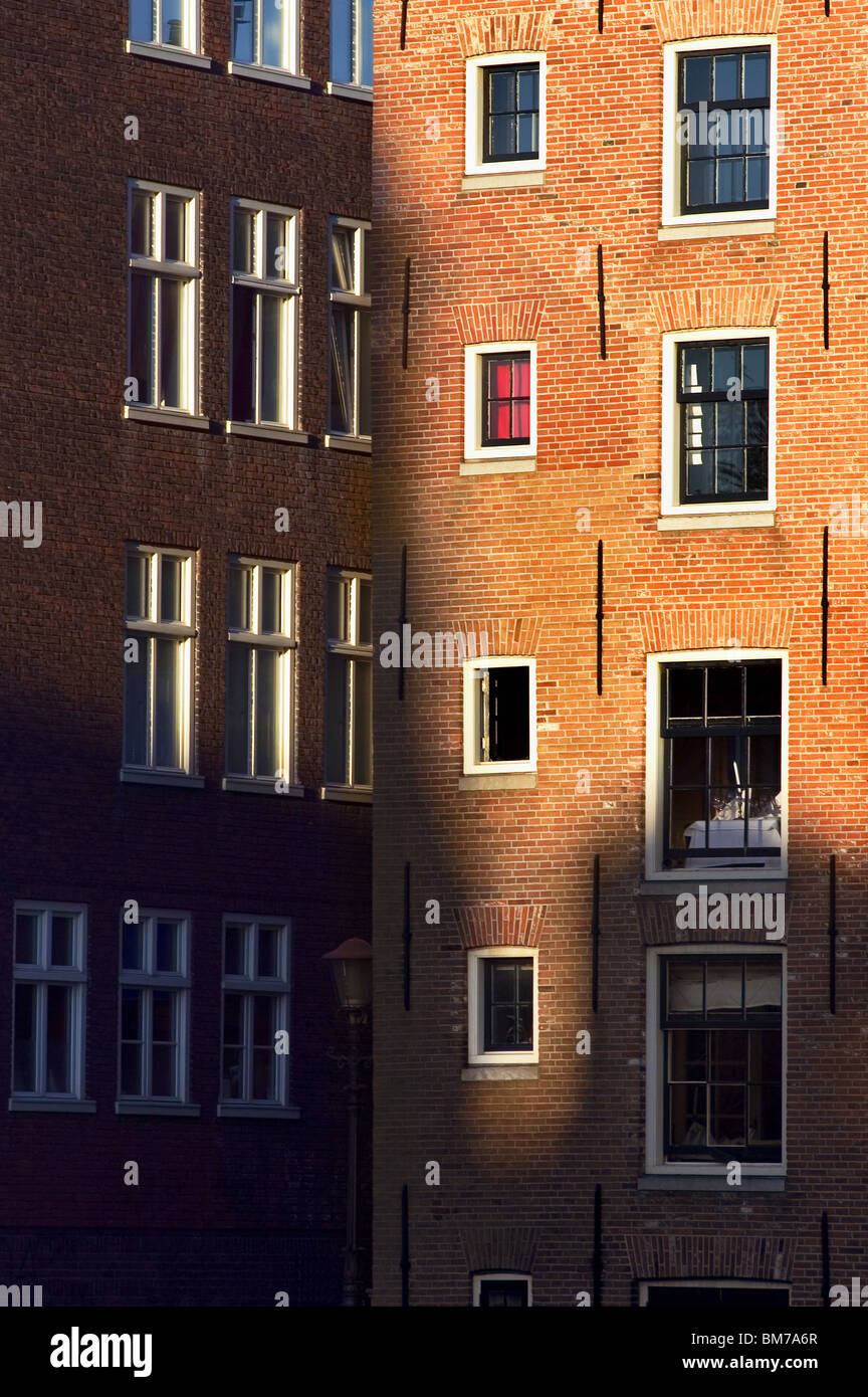 House building row brick hi-res stock photography and images - Alamy