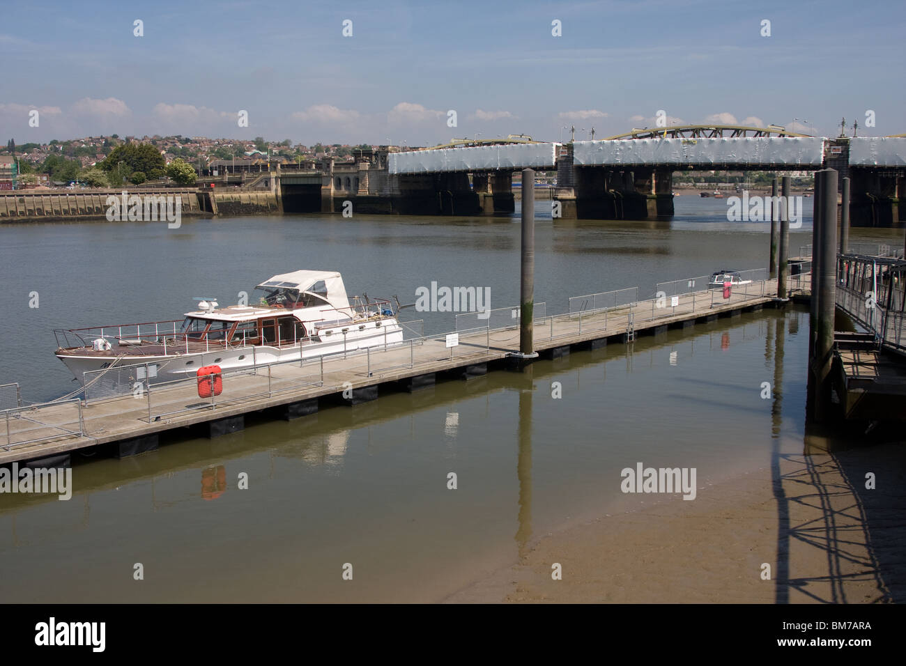 river medway rochester pier gangway landing stage Stock Photo - Alamy
