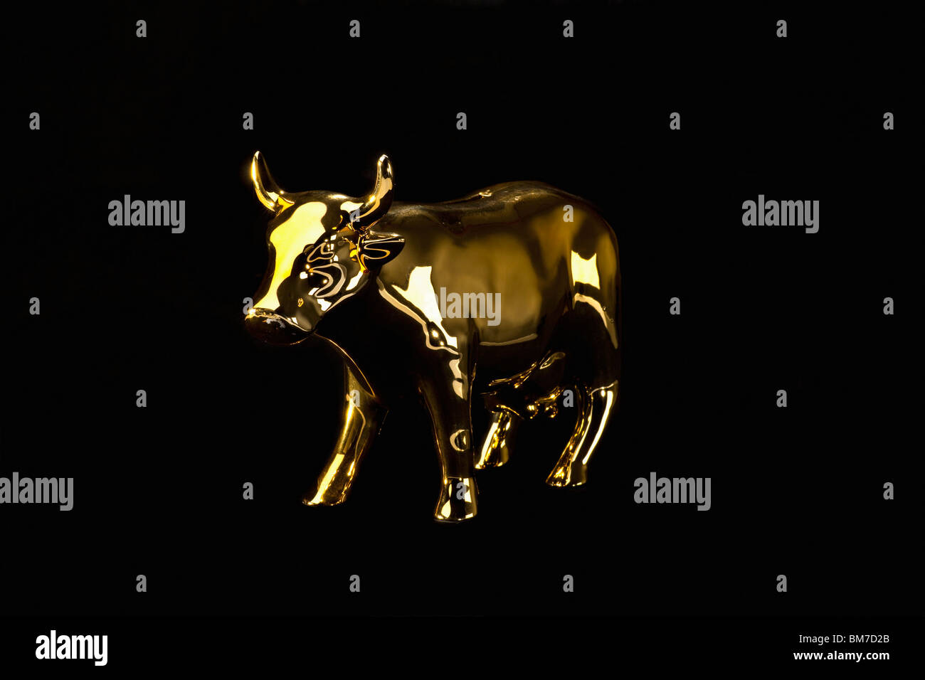 Golden bull hi-res stock photography and images - Alamy