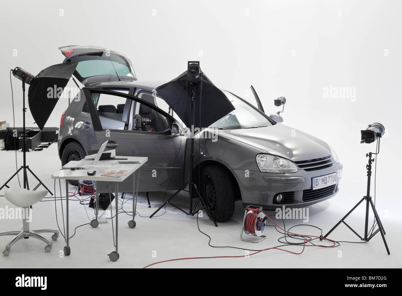 Car photo shoot hi-res stock photography and images - Alamy