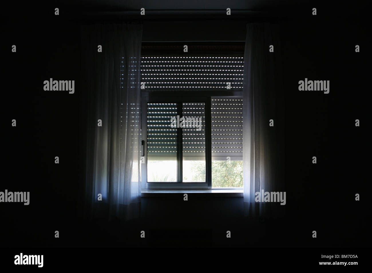 Darkened room hi-res stock photography and images - Alamy