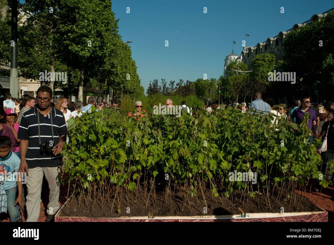 Paris, France, Large Crowd People Visiting, French Farmers Giant Garden ...