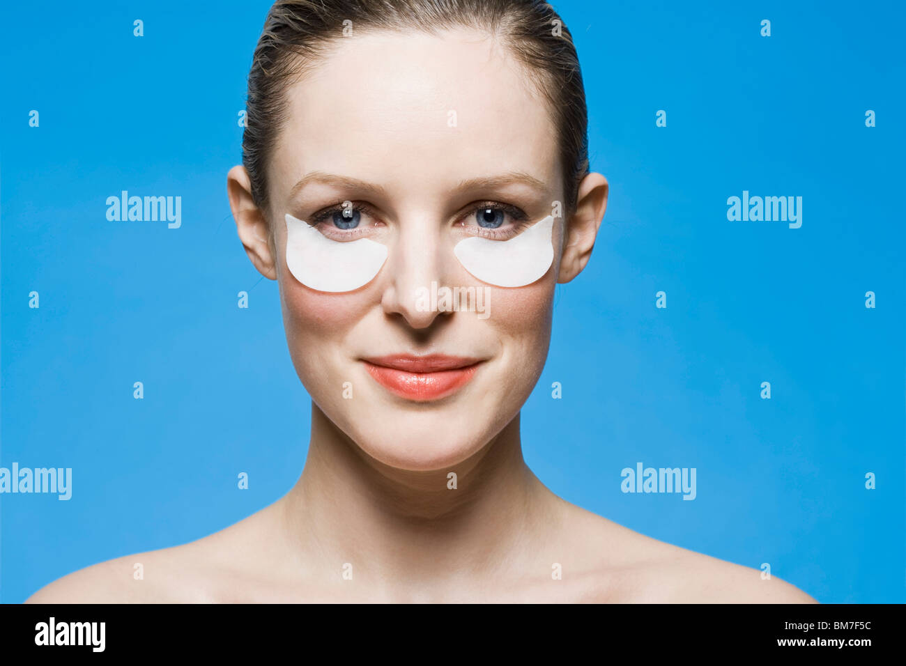 Eye care treatment hi-res stock photography and images - Alamy