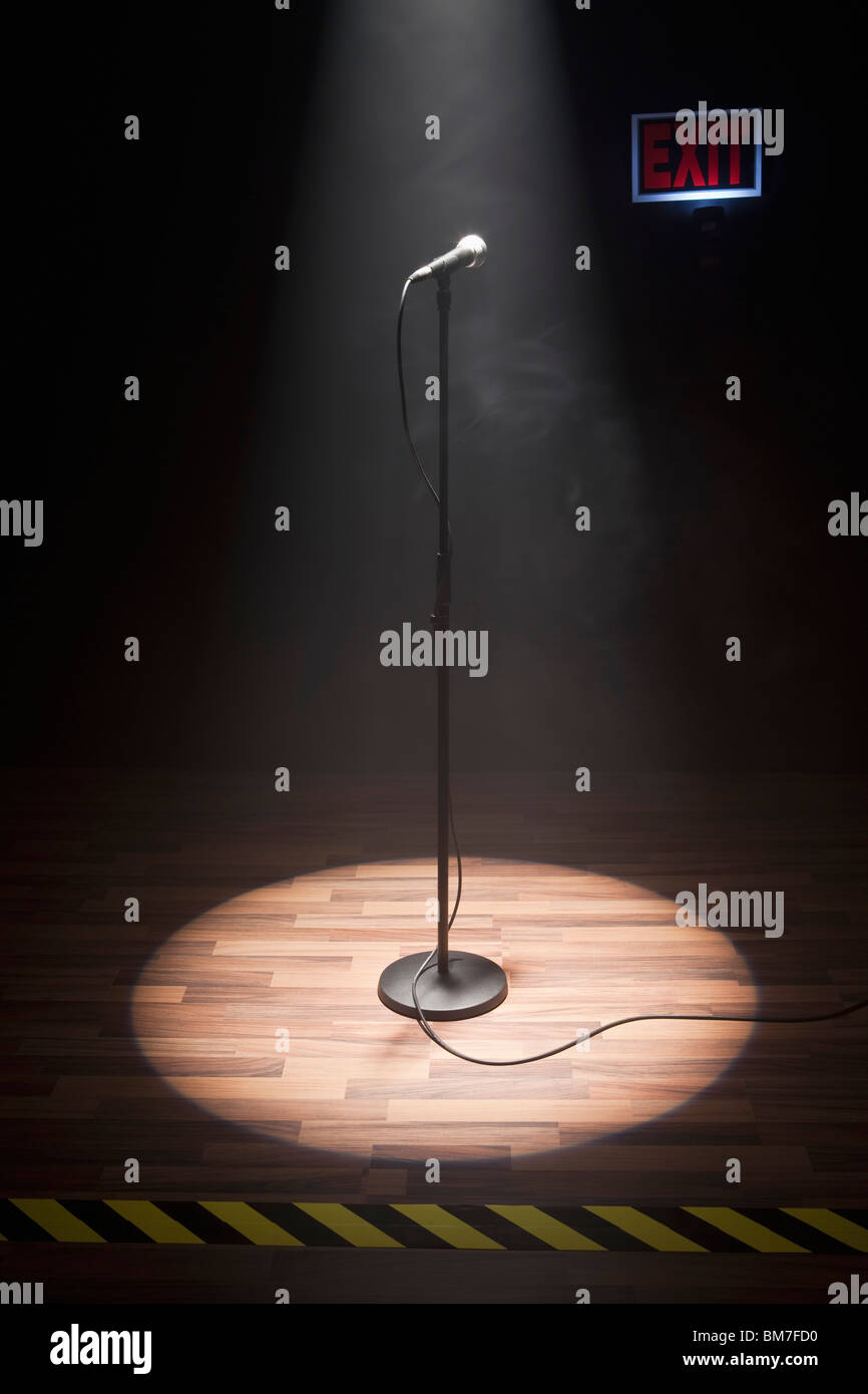 Empty stage microphone hi-res stock photography and images - Alamy