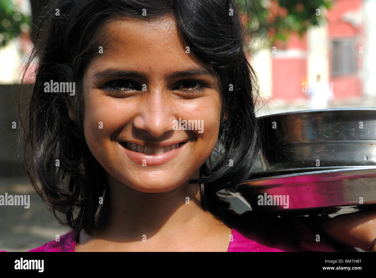india, calcutta, girl at dakshineswar kali temple 2 Stock Photo - Alamy